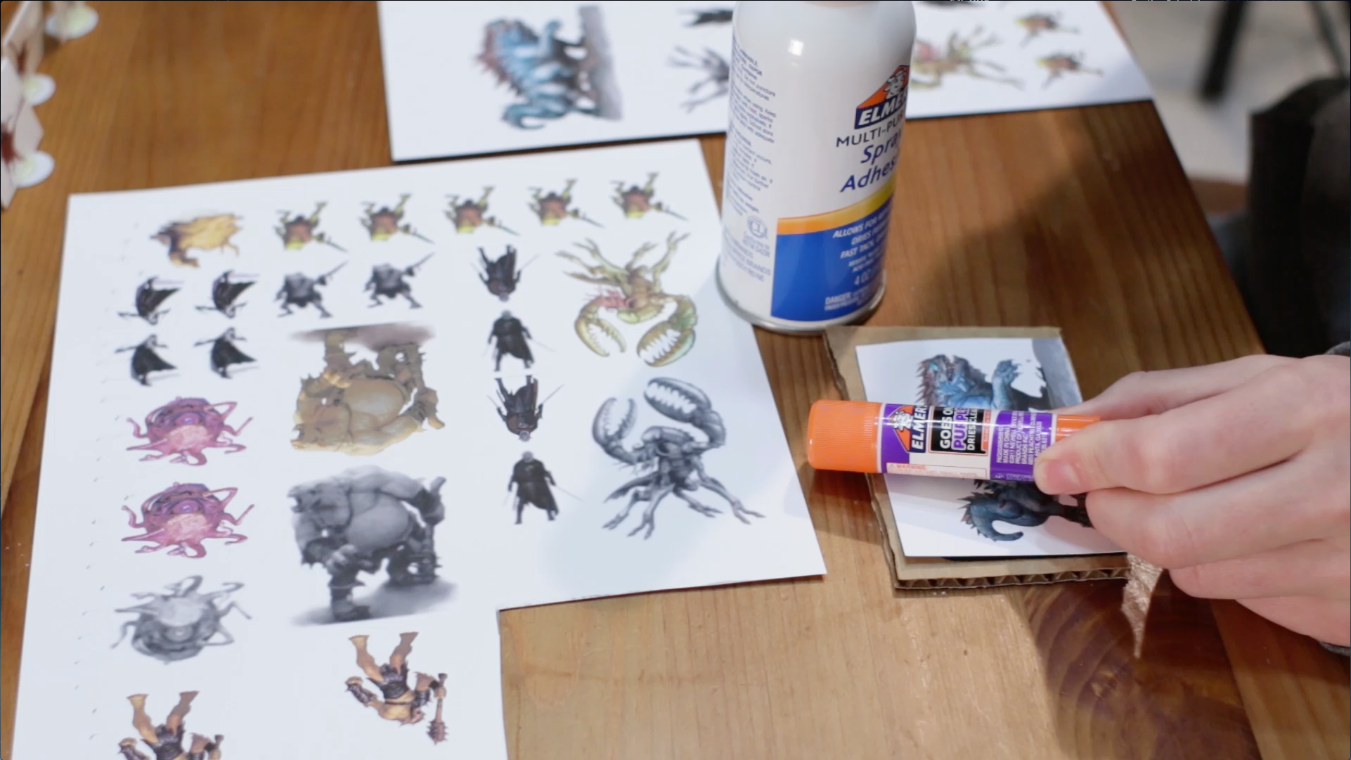 Dungeons and Dragons Paper Miniatures (Pathfinder, Warhammer, Etc ...