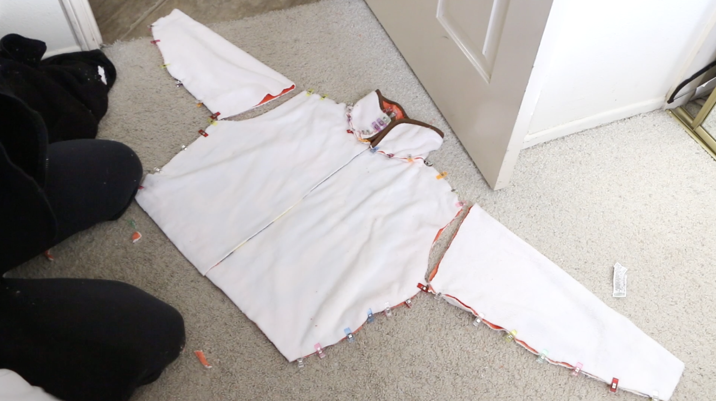 How to Sew a DIY Blanket Jacket (No Pattern Needed!) : 9 Steps (with ...