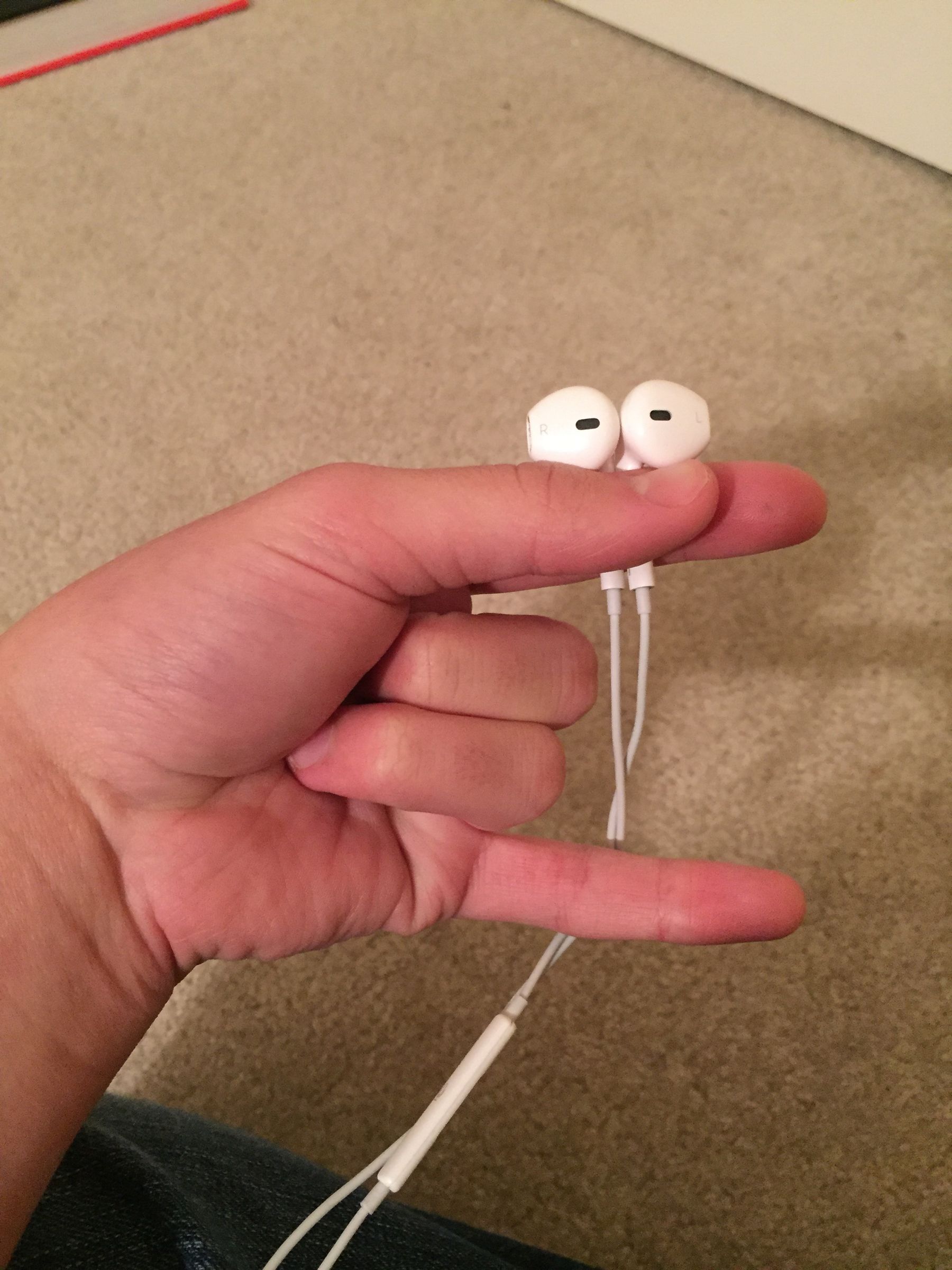 Tangle Proof Earbud Tie : 6 Steps (with Pictures) - Instructables