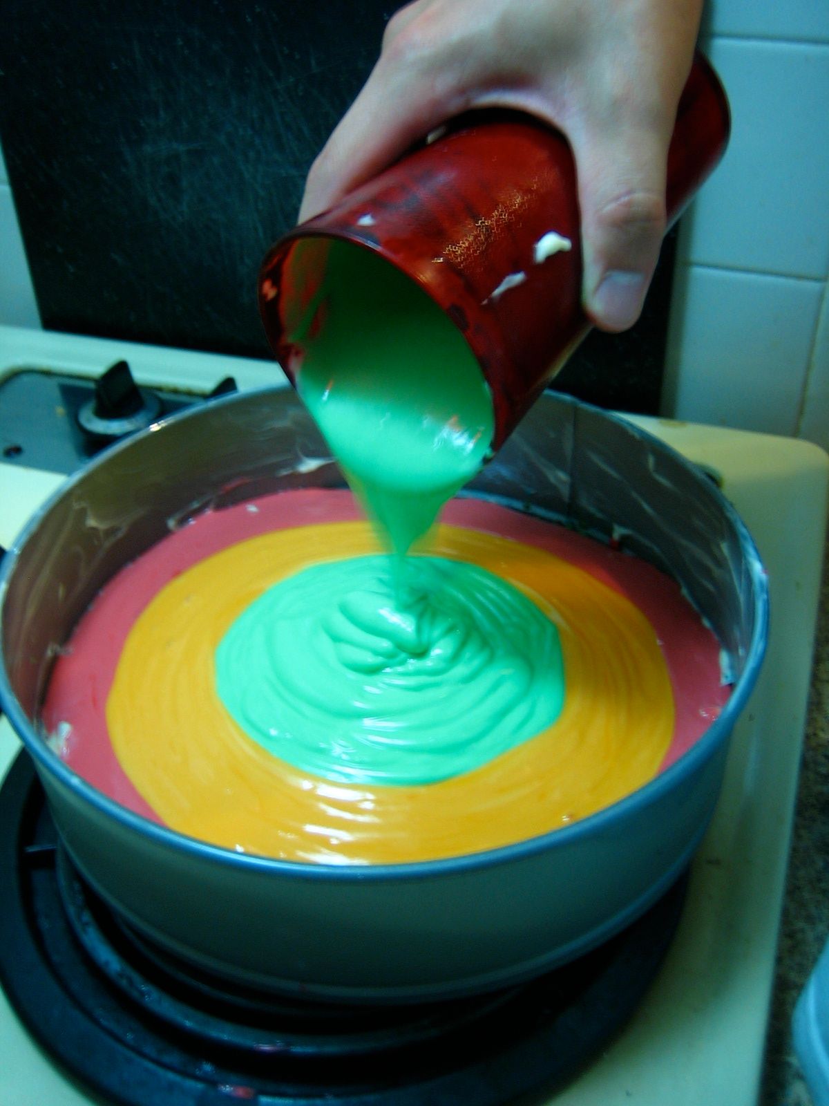 Fruit Loops Cheesecake: a Different Way to Bake a Rainbow Cheesecake ...