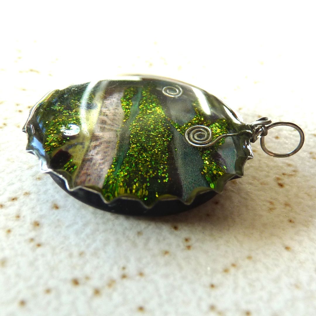 Sparkly Resin Bottle Cap Pendants : 9 Steps (with Pictures) - Instructables