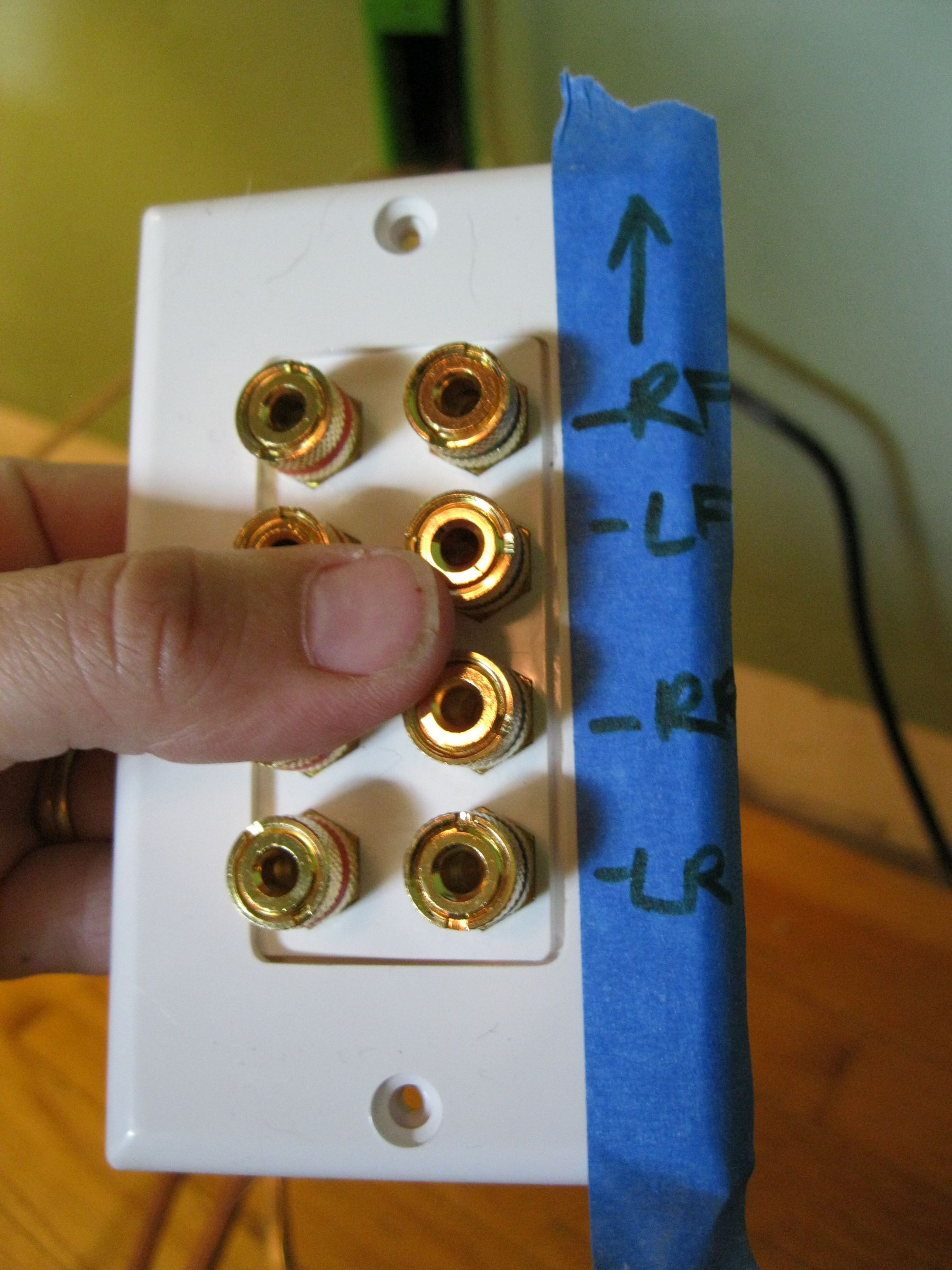 Speaker Wires Under Baseboards : 8 Steps (with Pictures) - Instructables