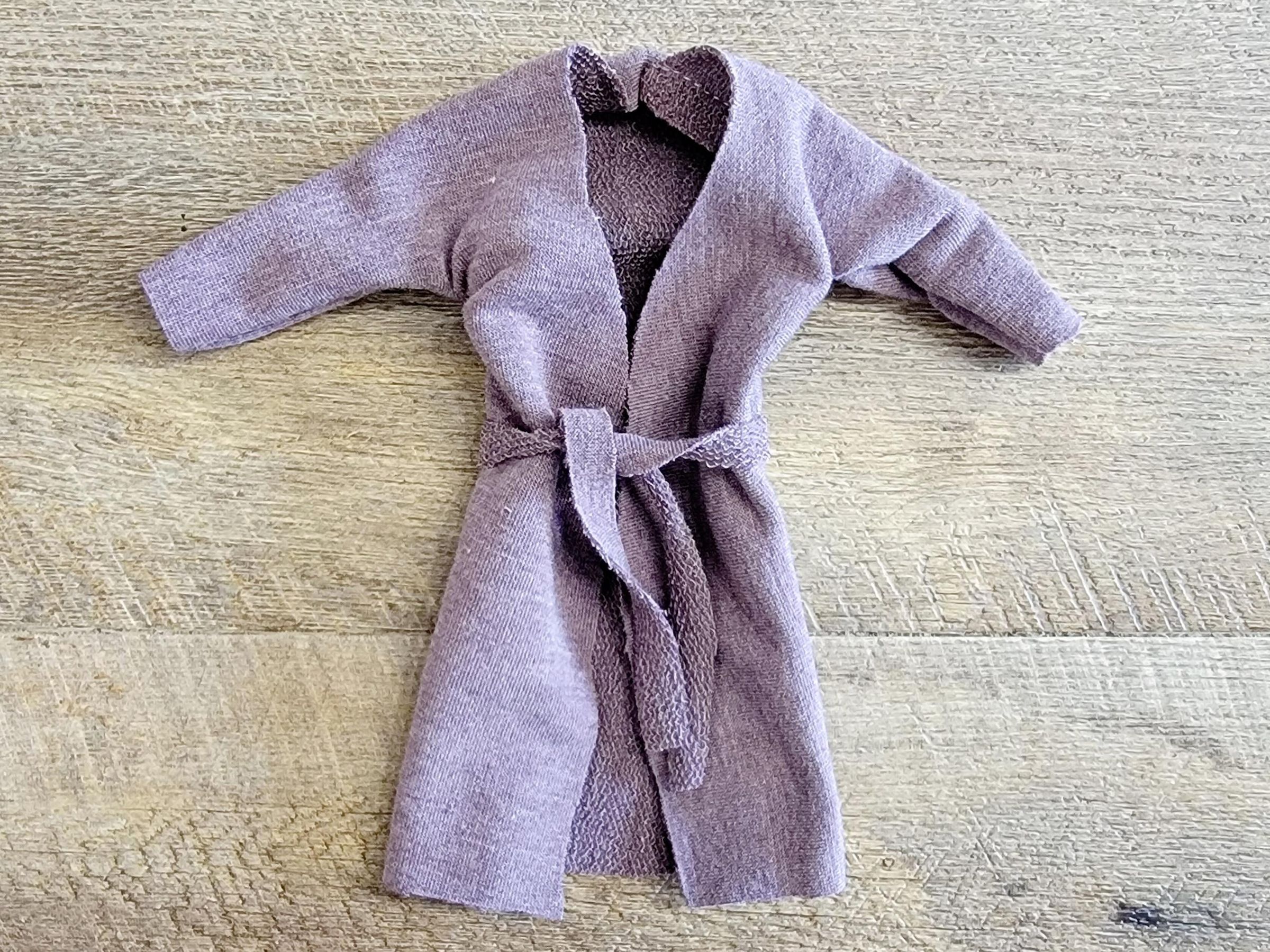 Quick-Sew Snuggly Doll/Elf Robe : 5 Steps (with Pictures) - Instructables