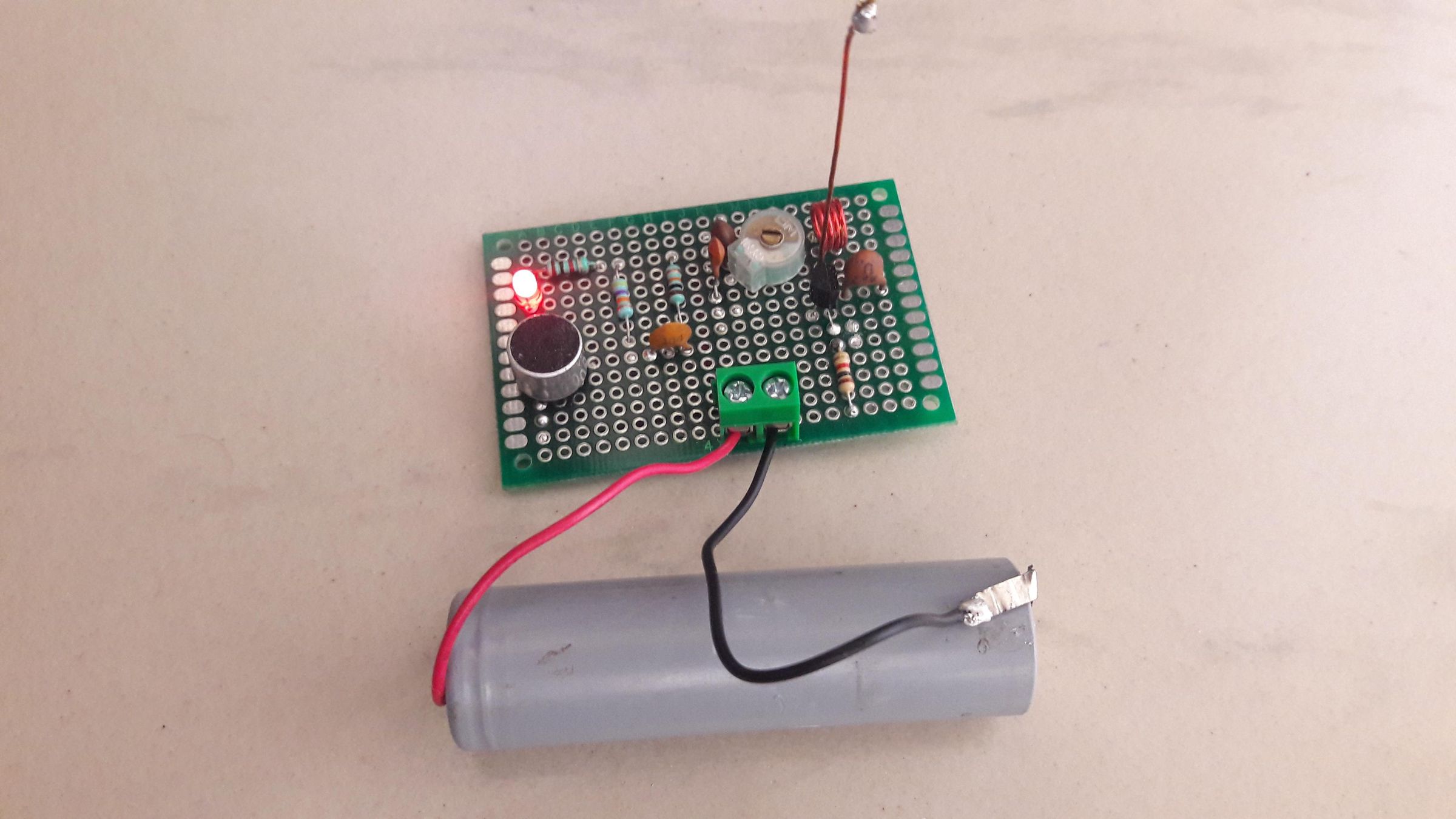 FM TRANSMITTER(SPY BUG) : 5 Steps - Instructables