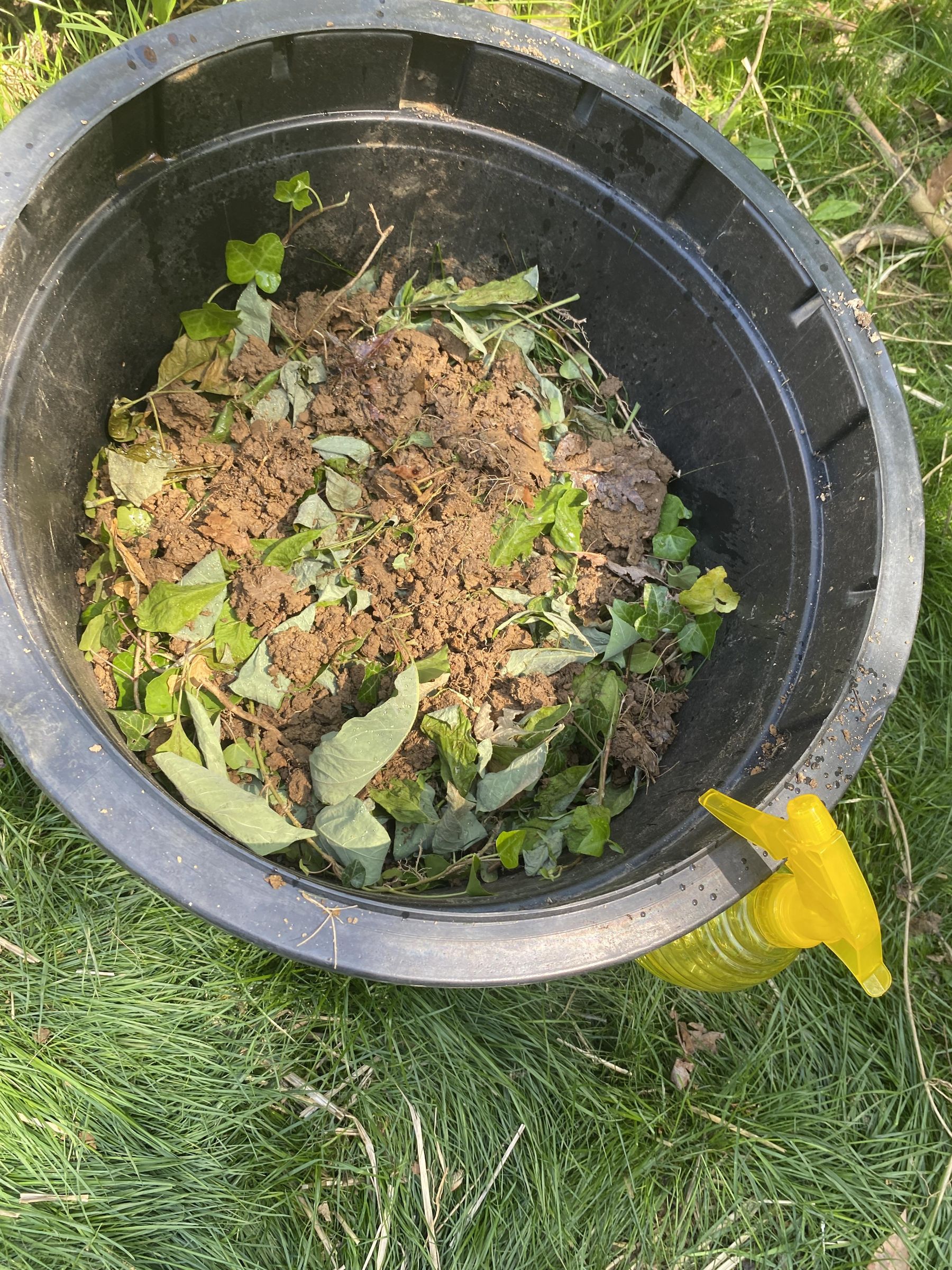 Super Easy Recycled Compost Bin : 9 Steps (with Pictures) - Instructables