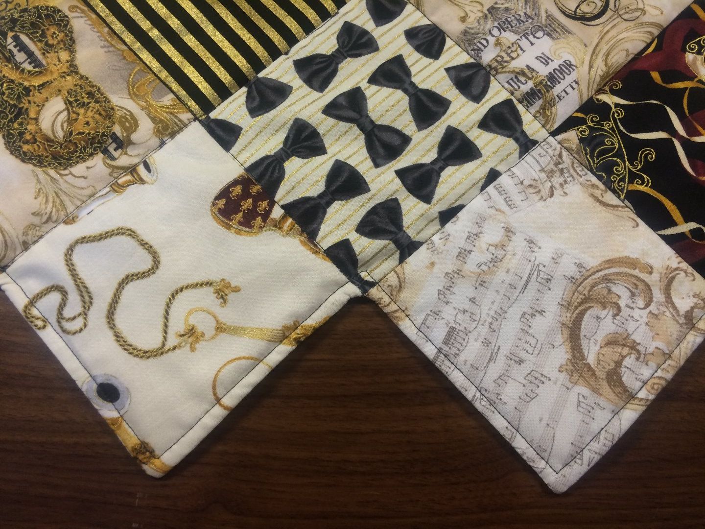 Zig Zag Table Runner : 11 Steps (with Pictures) - Instructables