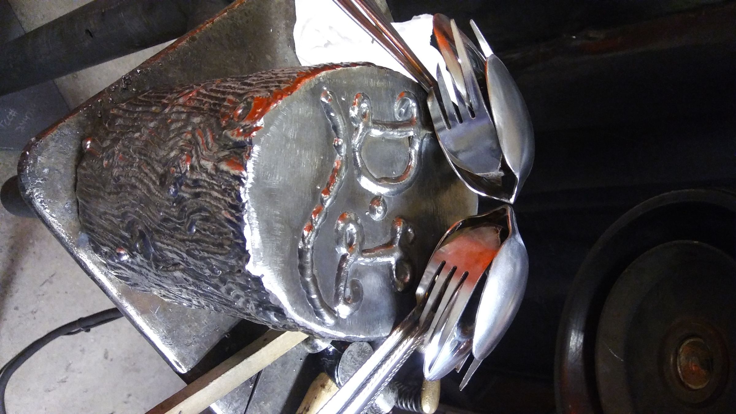 Realistic Metal Log With Love Birds Sculpture : 27 Steps (with Pictures ...