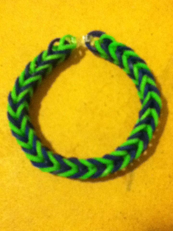 Rainbow Loom Fishtail : 9 Steps - Instructables