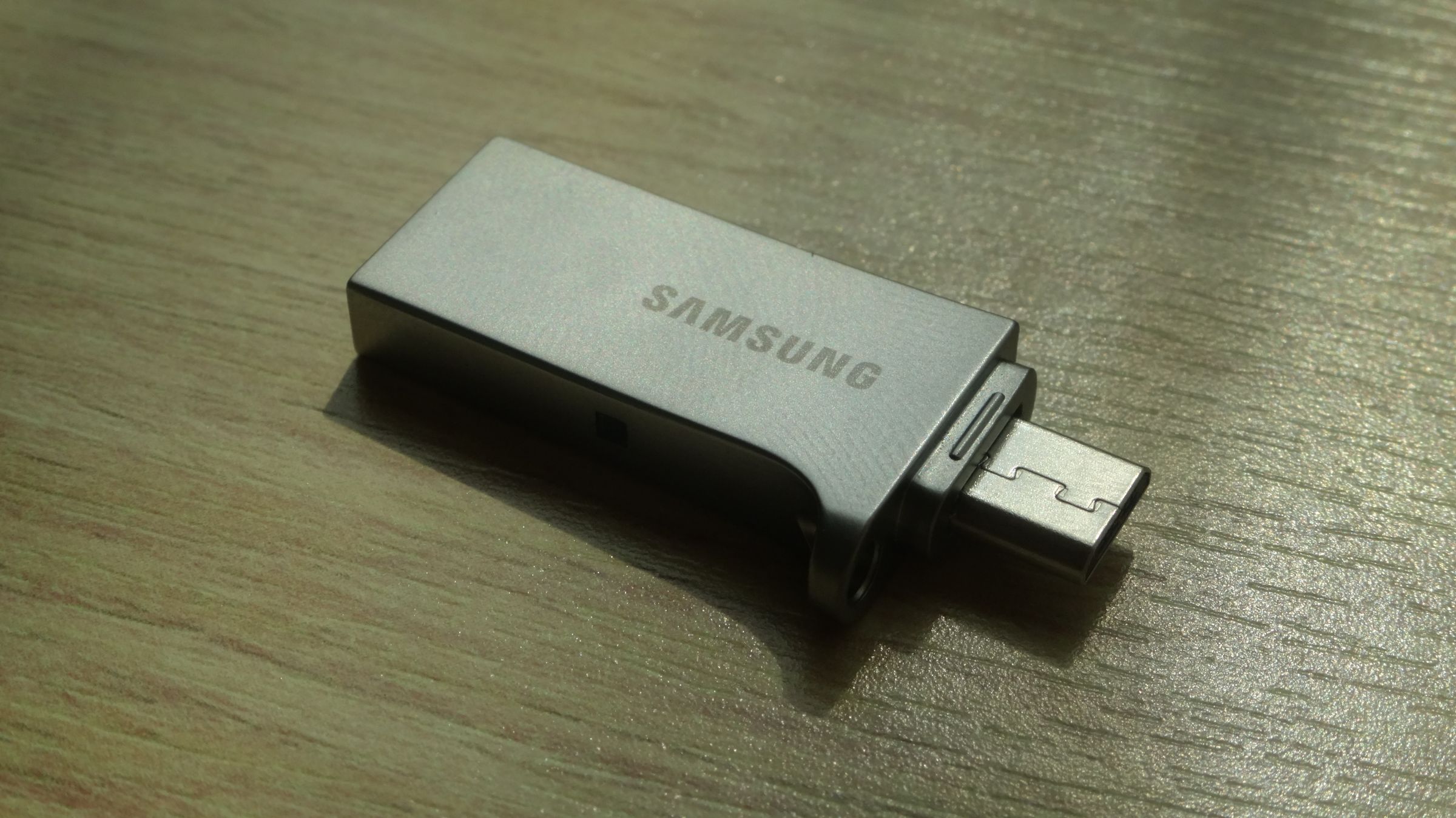 Making the Samsung USB Flash Drive Duo Fit in a Samsung Galaxy S5 : 5 ...