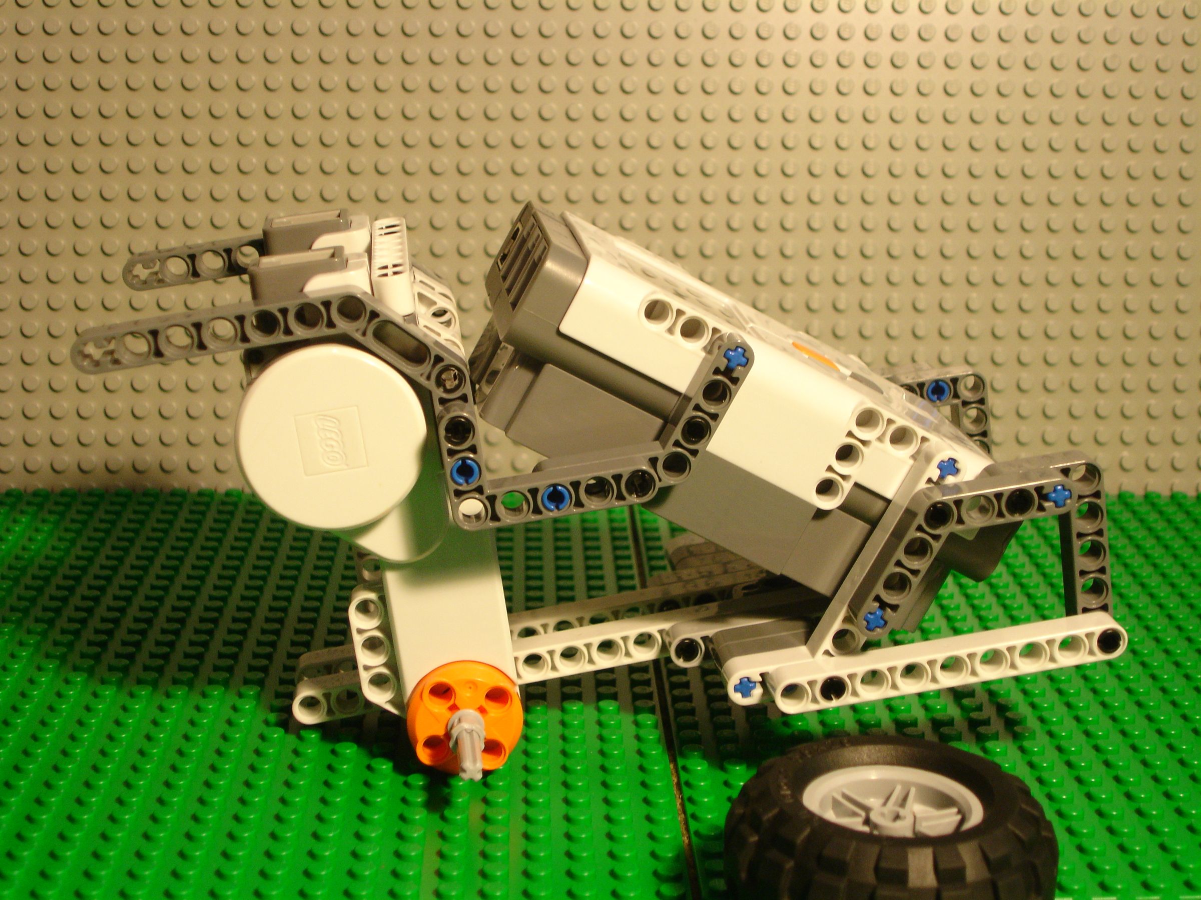 Build a Simple LEGO Starter Robot : 7 Steps - Instructables