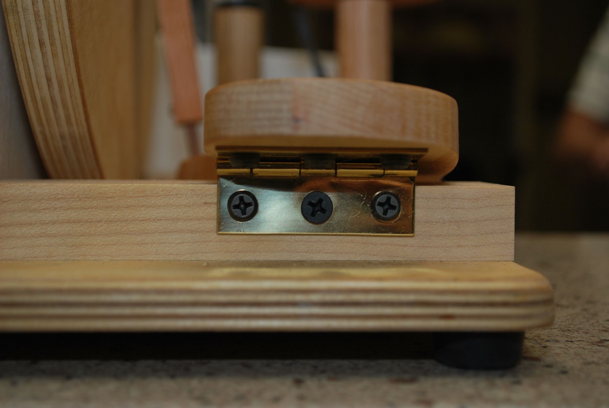 Merlin Tree Spinning Wheel Dis-assembly and Re-Assembly : 9 Steps (with ...