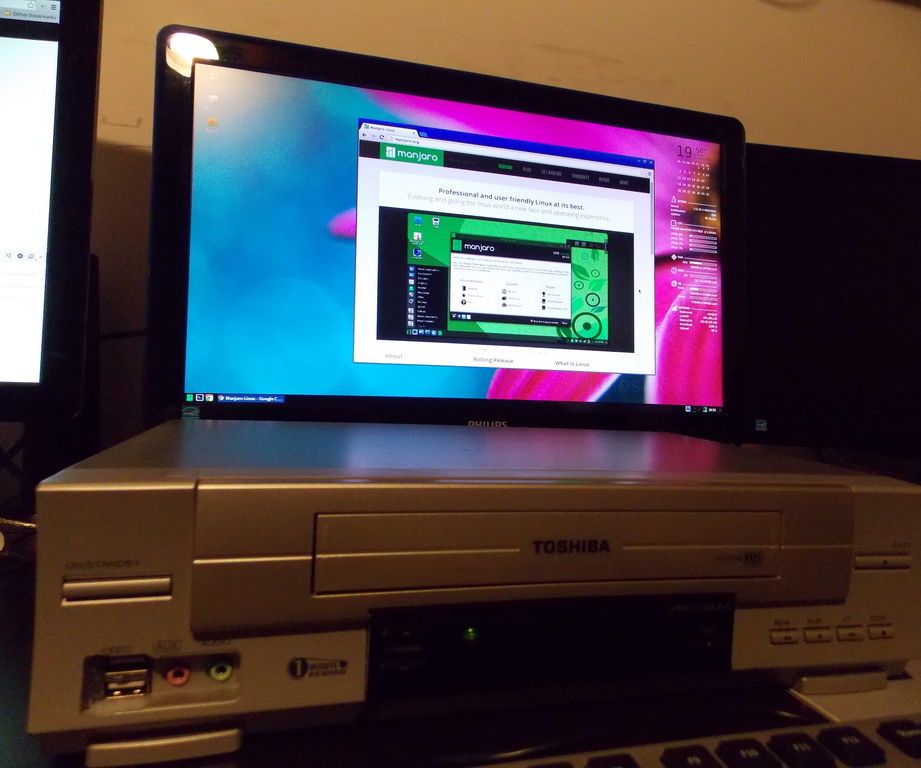 Turn an Old VCR in a Desktop PC : 7 Steps (with Pictures) - Instructables