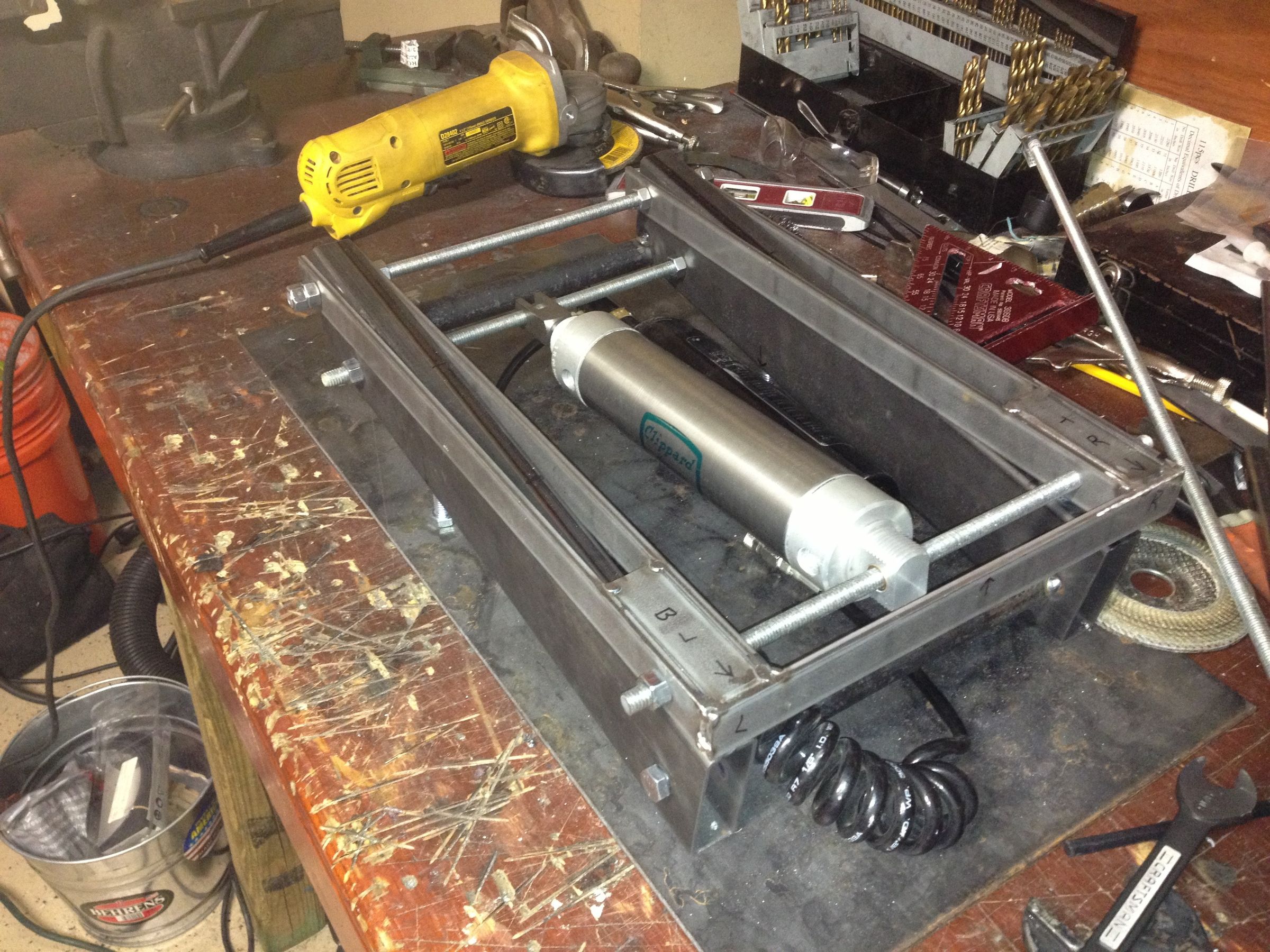 6-Wheeled R/C Wheelbarrow With Pneumatic Dump : 11 Steps (with Pictures ...