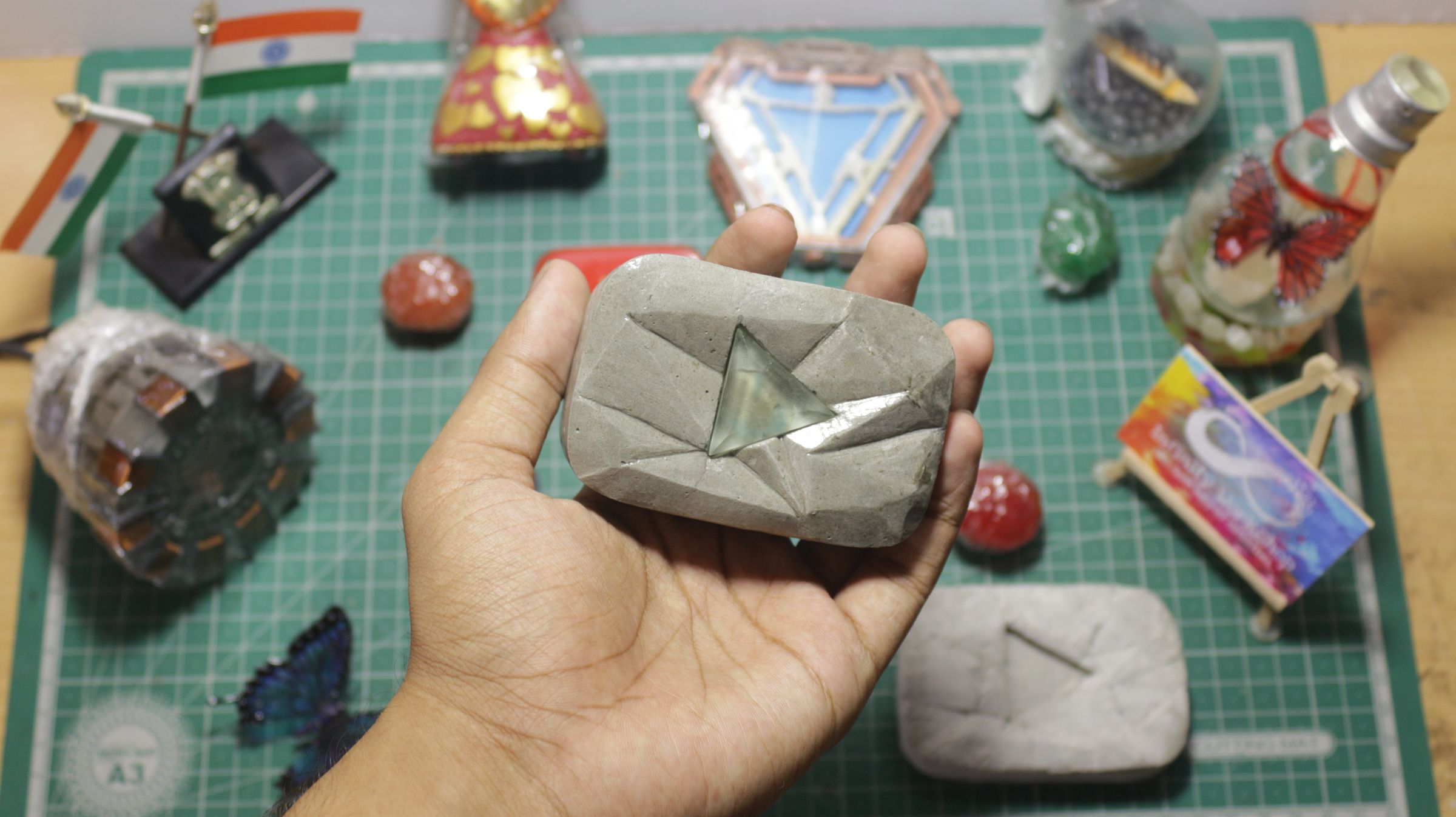 Concrete Youtube Diamond Play Button Paperweight : 14 Steps (with ...