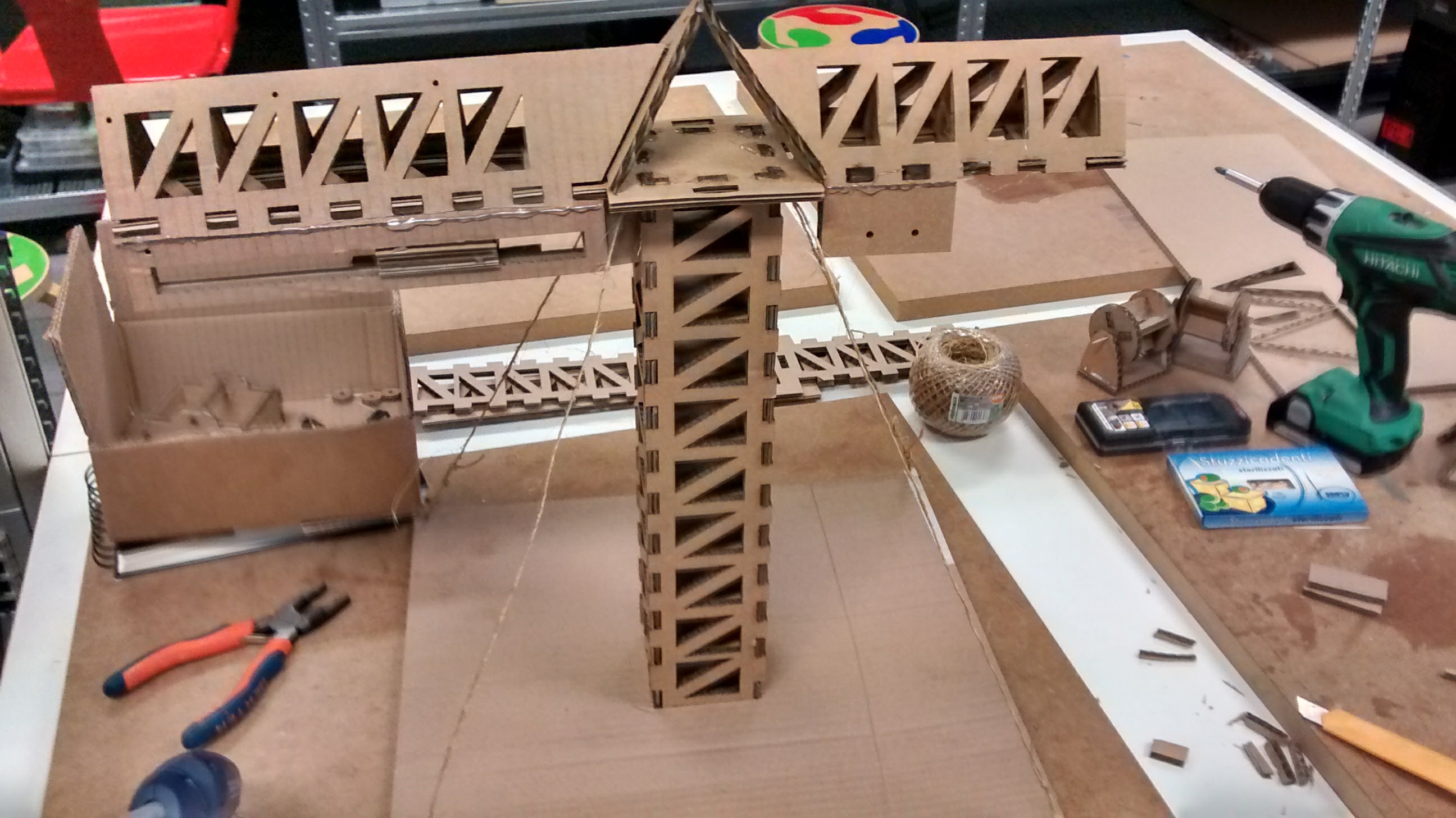 Cardboard Crane : 5 Steps (with Pictures) - Instructables