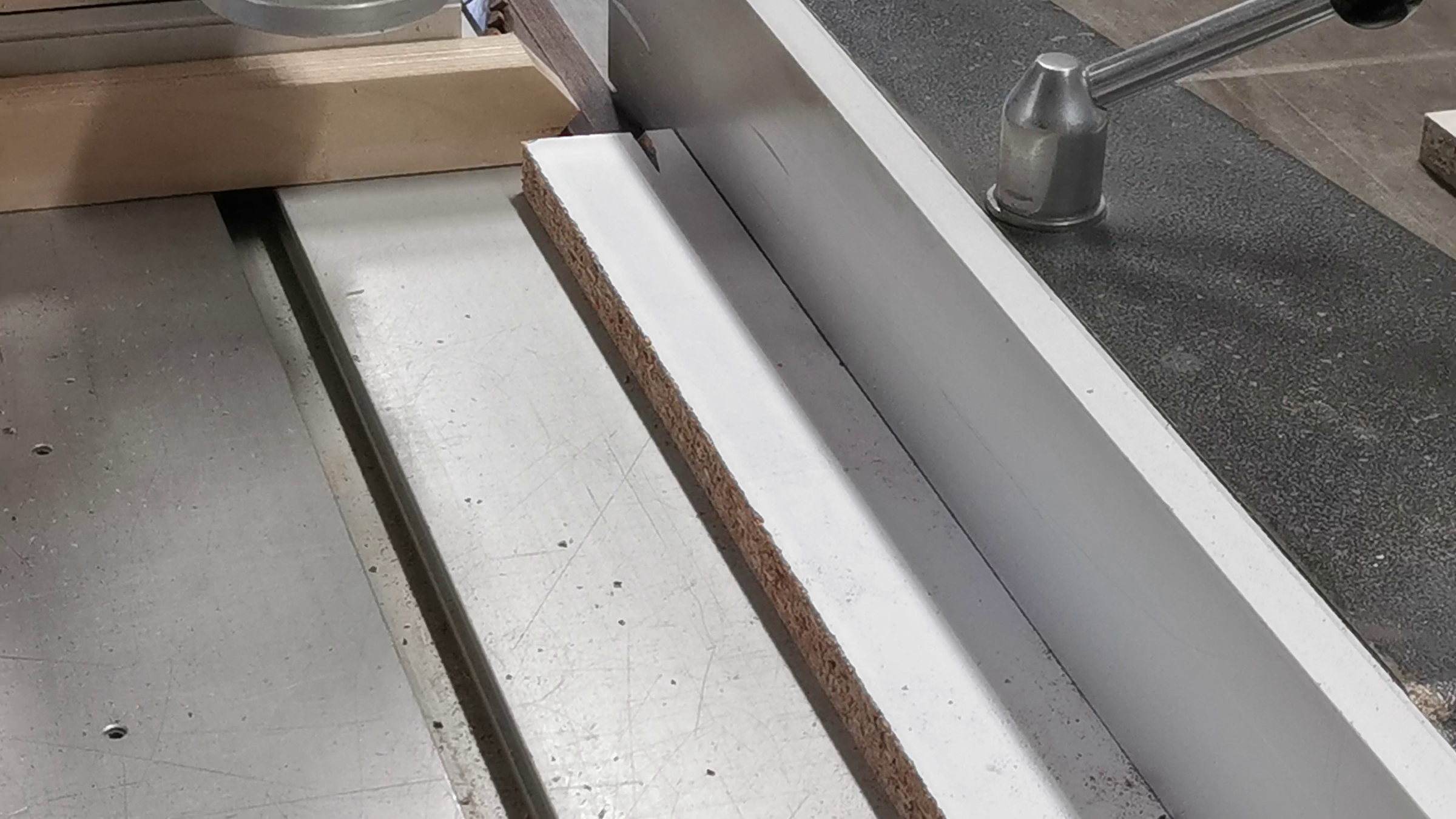 Particleboard Desk : 14 Steps (with Pictures) - Instructables