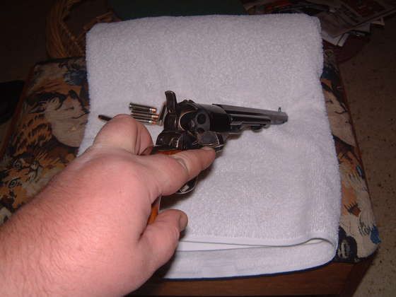 How to Correctly Load a Single Action Revolver : 4 Steps - Instructables