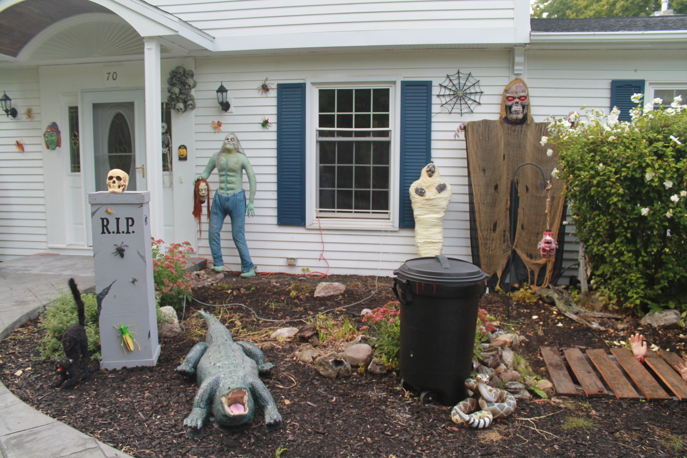 My Haunted Yard - Instructables