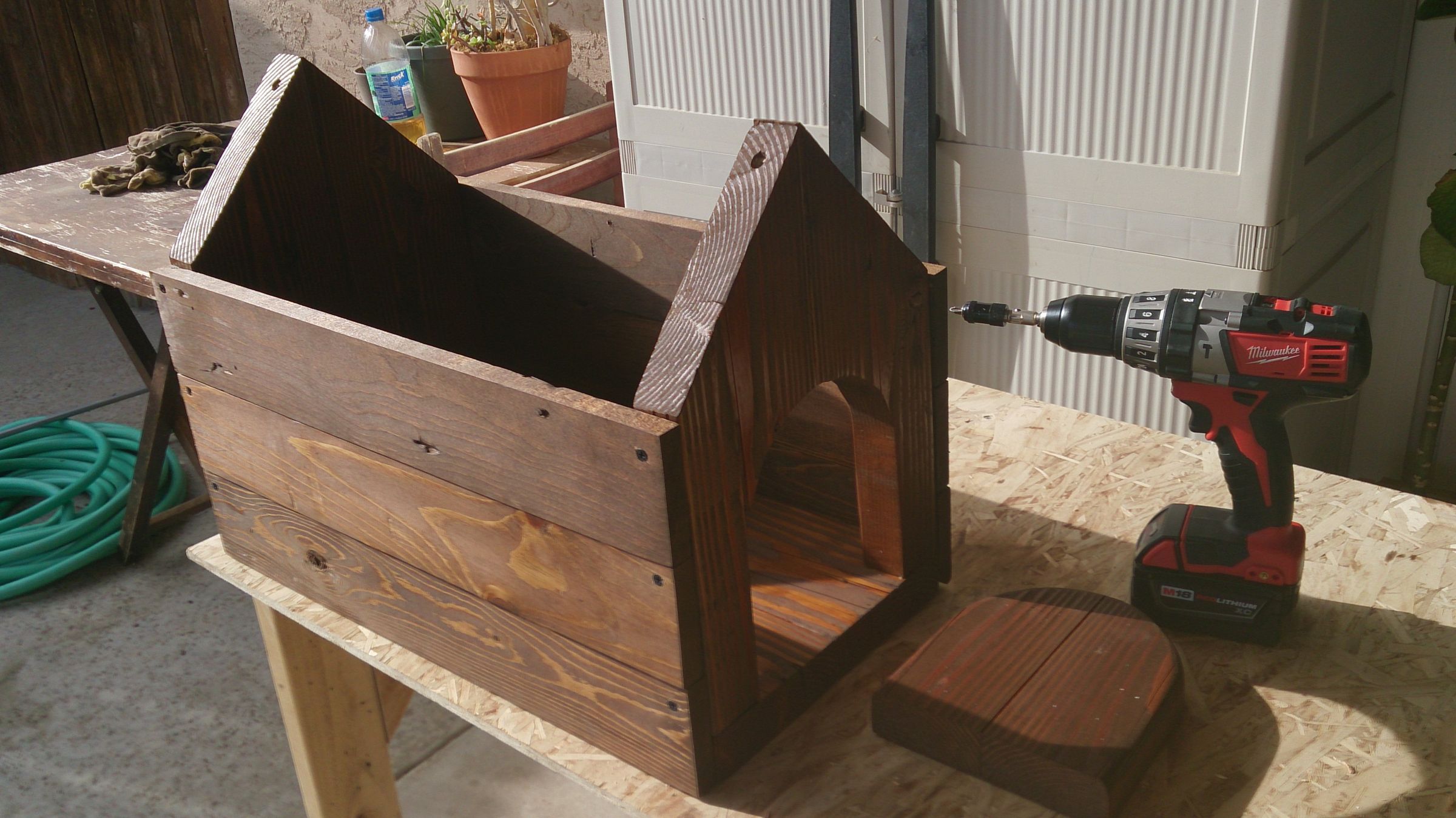How to Build a Pallet Mailbox : 8 Steps (with Pictures) - Instructables