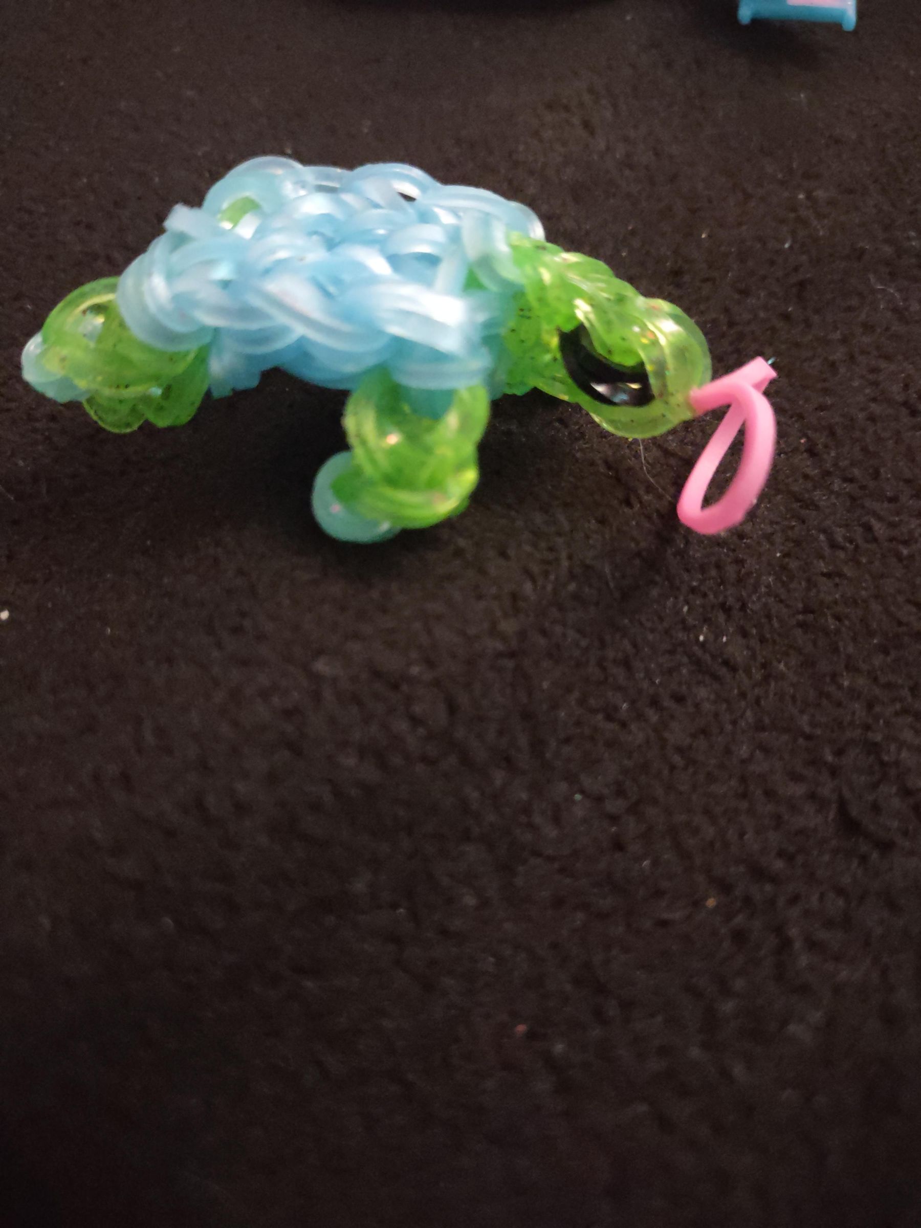 Rainbow Loom, Turtle Charm : 8 Steps (with Pictures) - Instructables