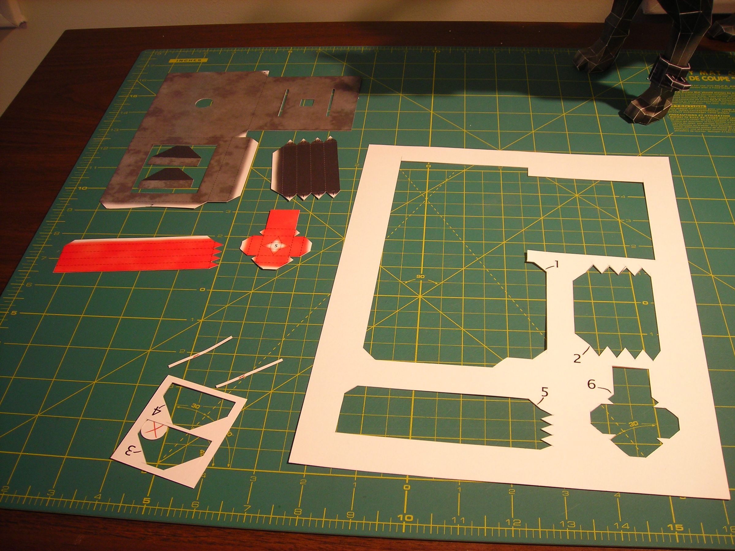 Walking Papercraft Mech Warrior : 20 Steps (with Pictures) - Instructables