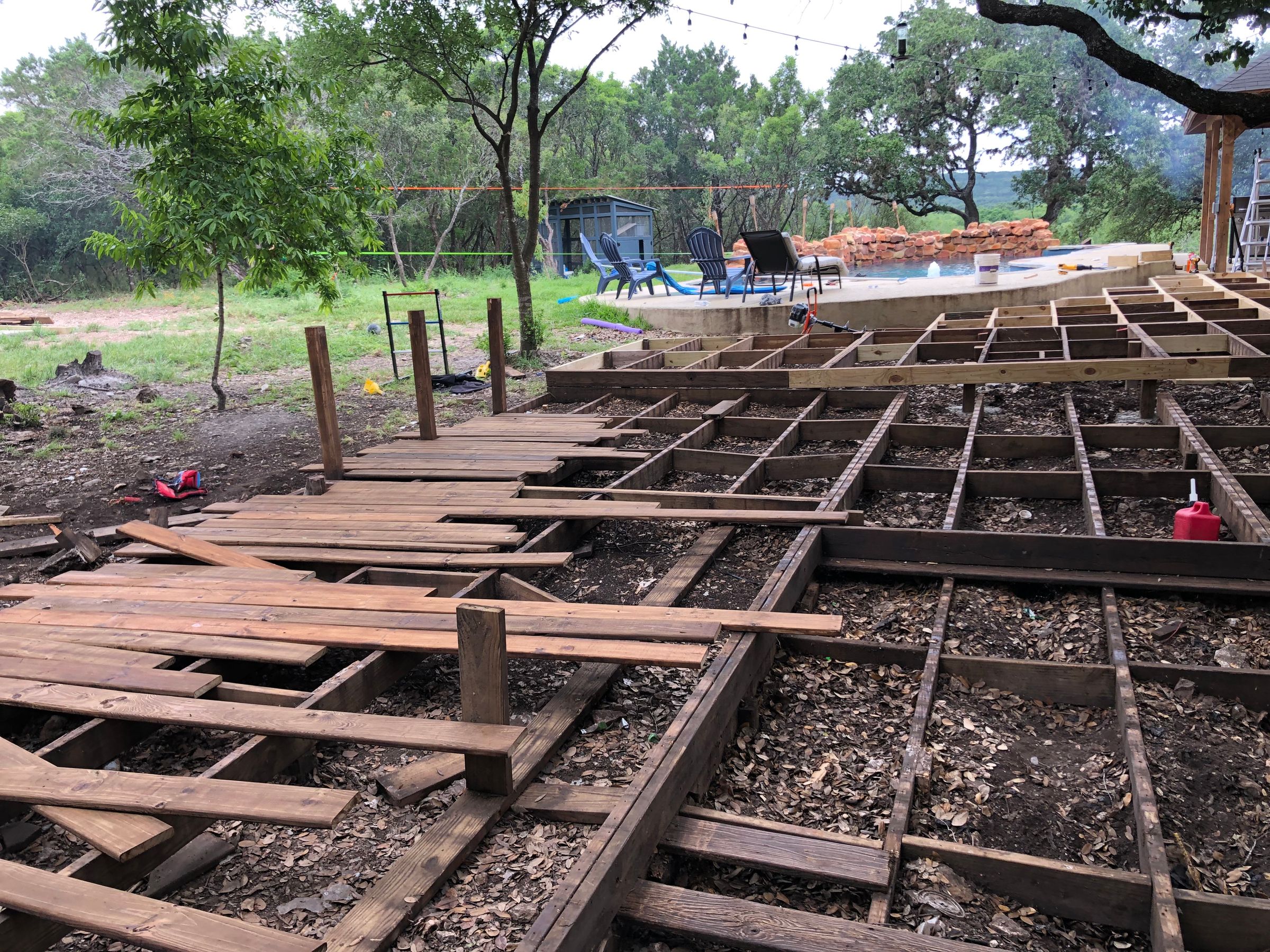 Redoing a Deck and Saving the Boards. : 5 Steps - Instructables