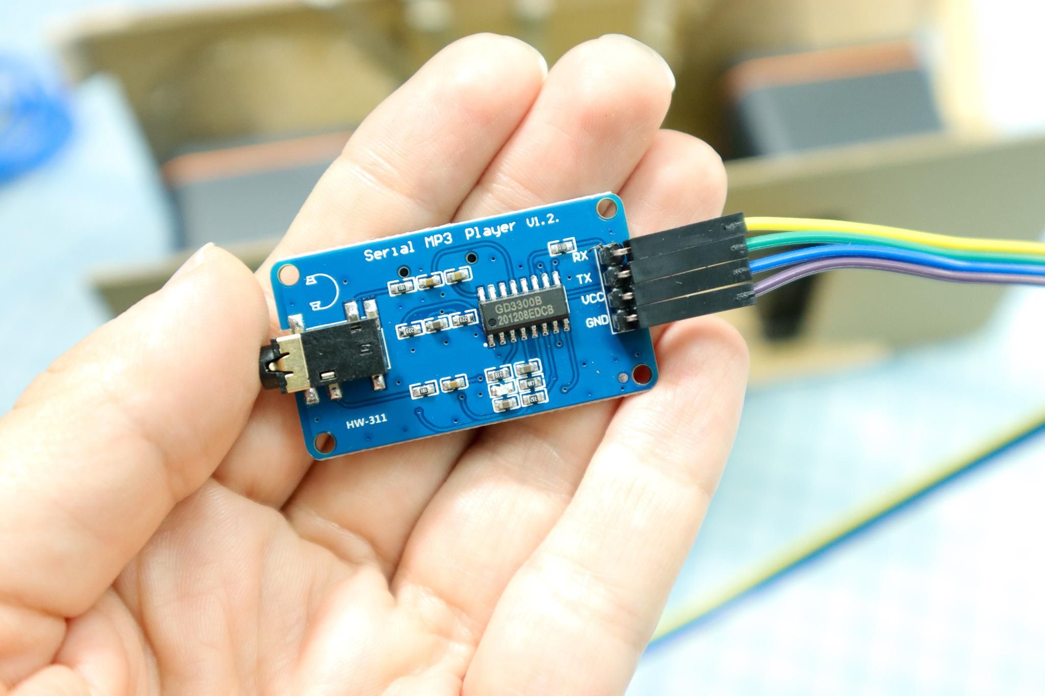 MP3 Playing 90's BoomBox : 18 Steps (with Pictures) - Instructables