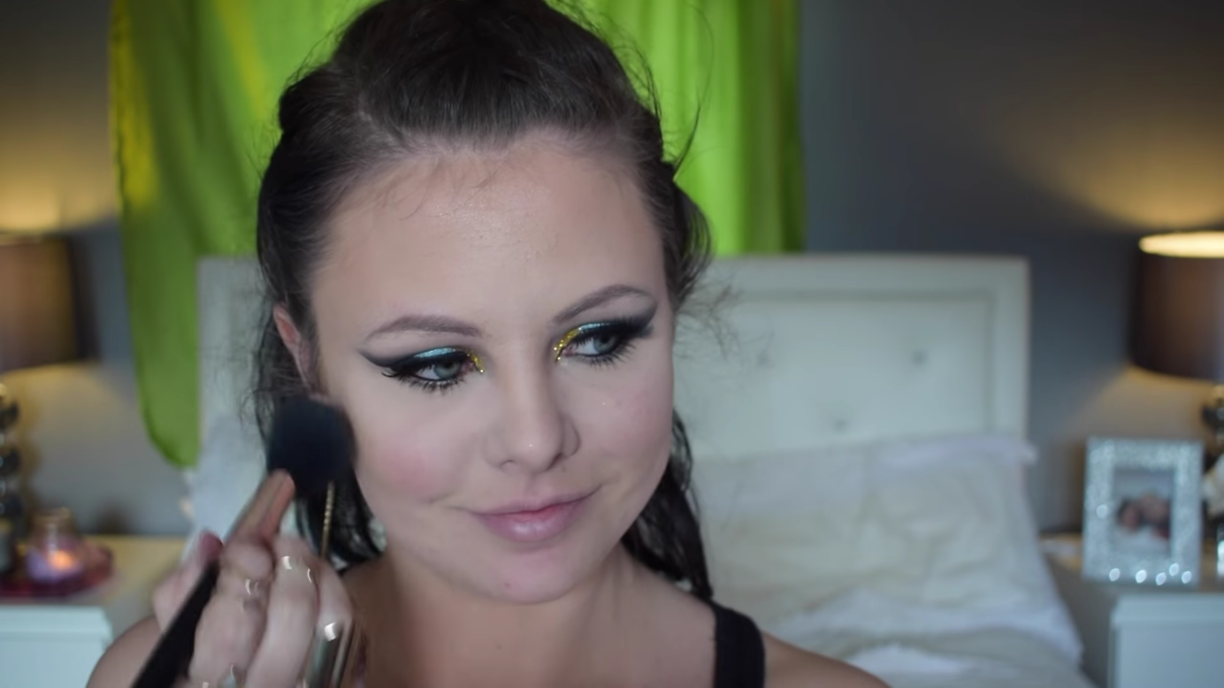 Dramatic Blue Prom Makeup Tutorial : 7 Steps - Instructables