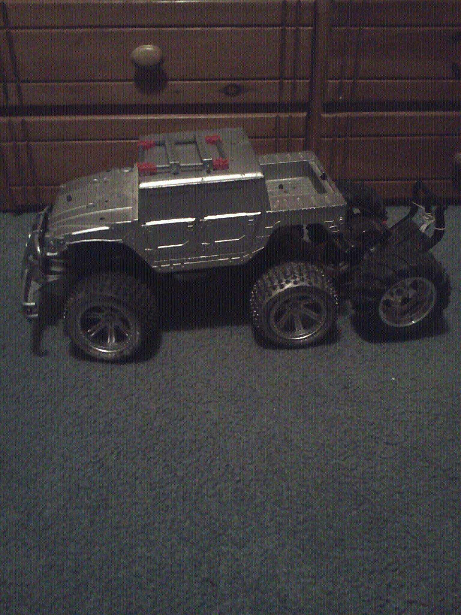 6 Wheeled Rc Truck Tank : 4 Steps - Instructables