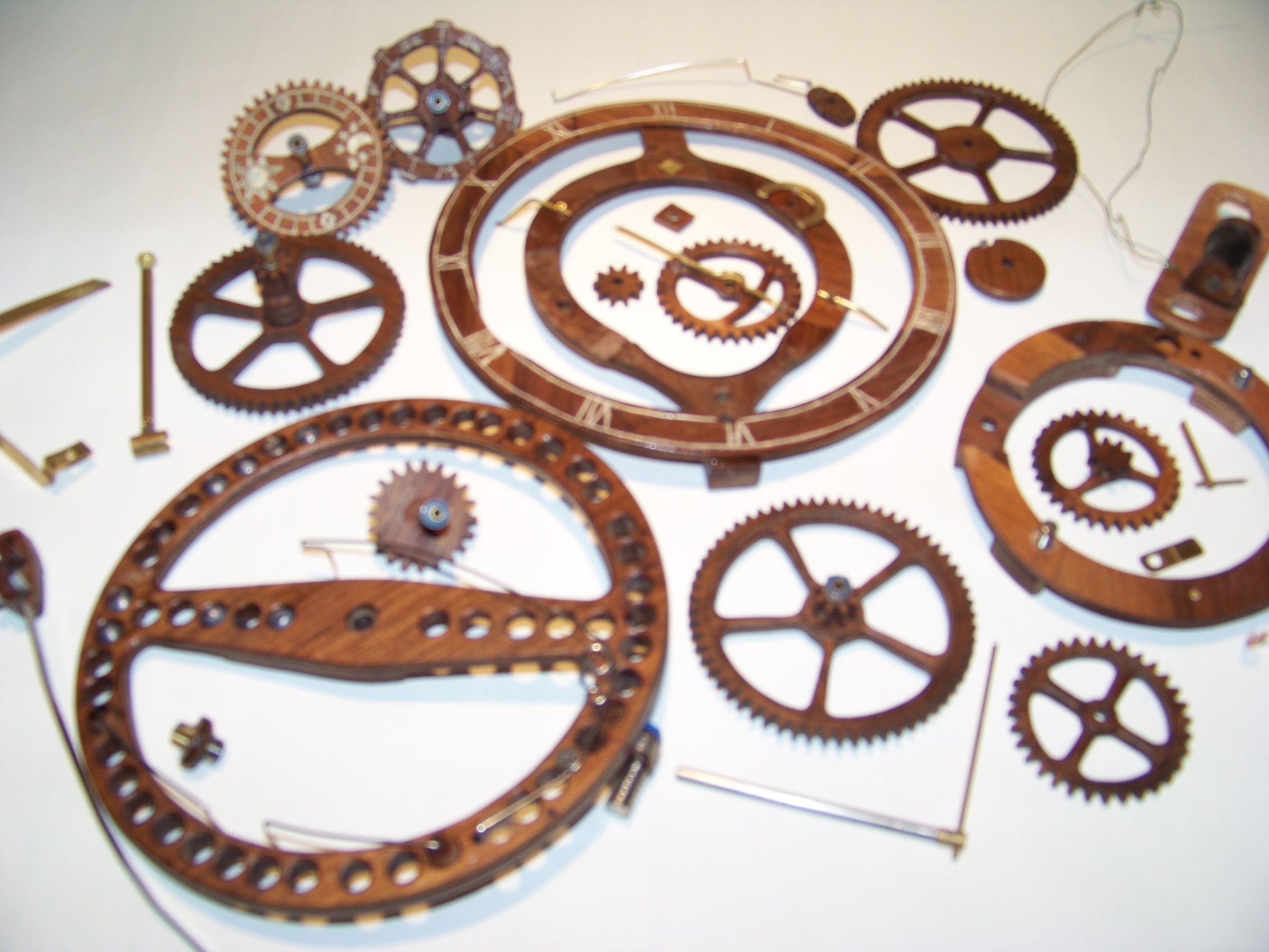 Wooden Gear Banjo Clock : 10 Steps (with Pictures) - Instructables