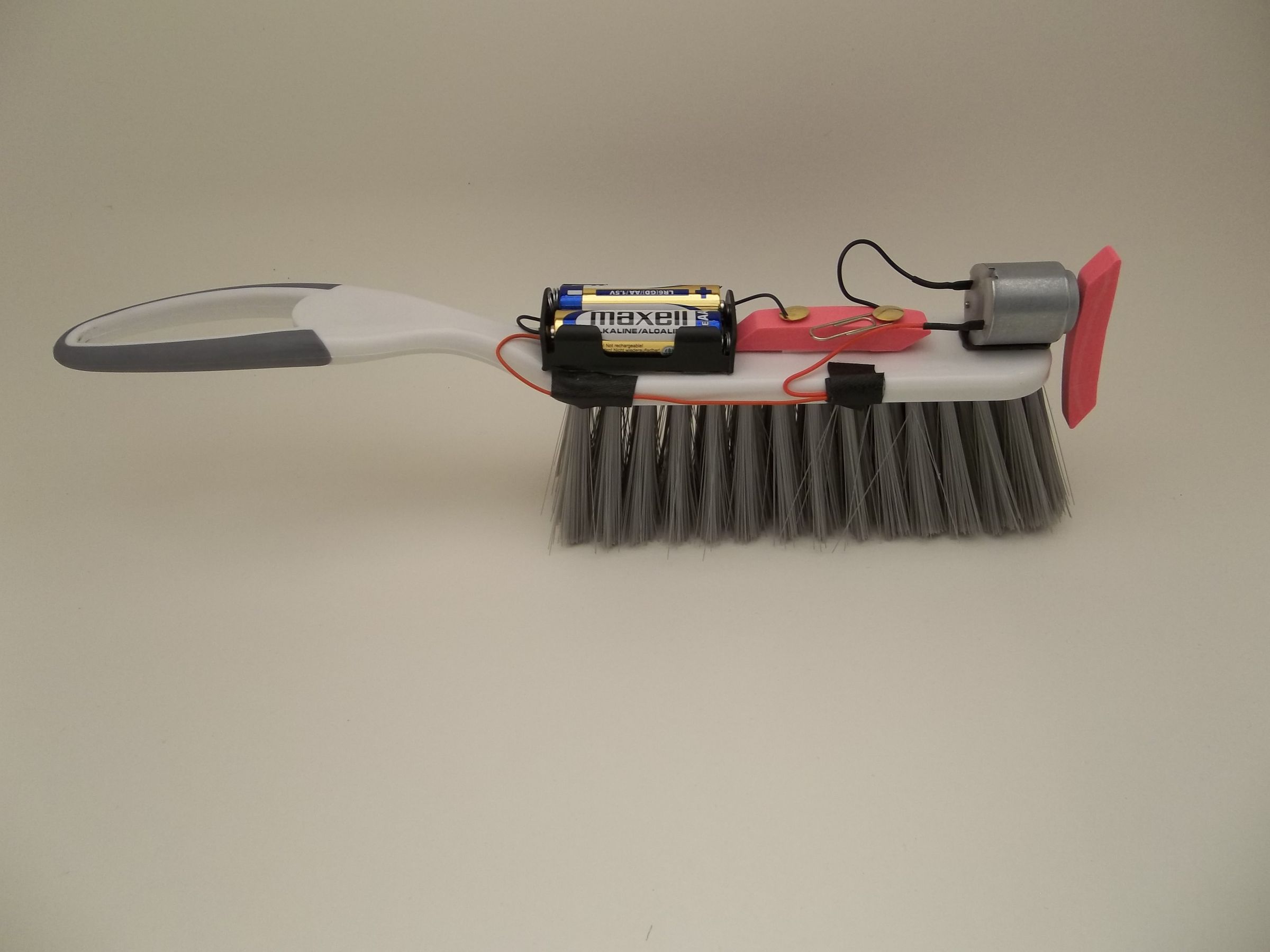 A Simple and Cheap No-Solder Bristlebot! : 9 Steps - Instructables