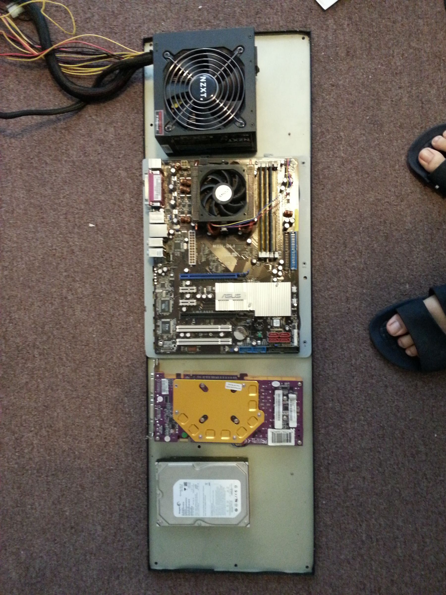 Portable PC Project Inspired by Shadowrun Cyberdeck : 4 Steps ...