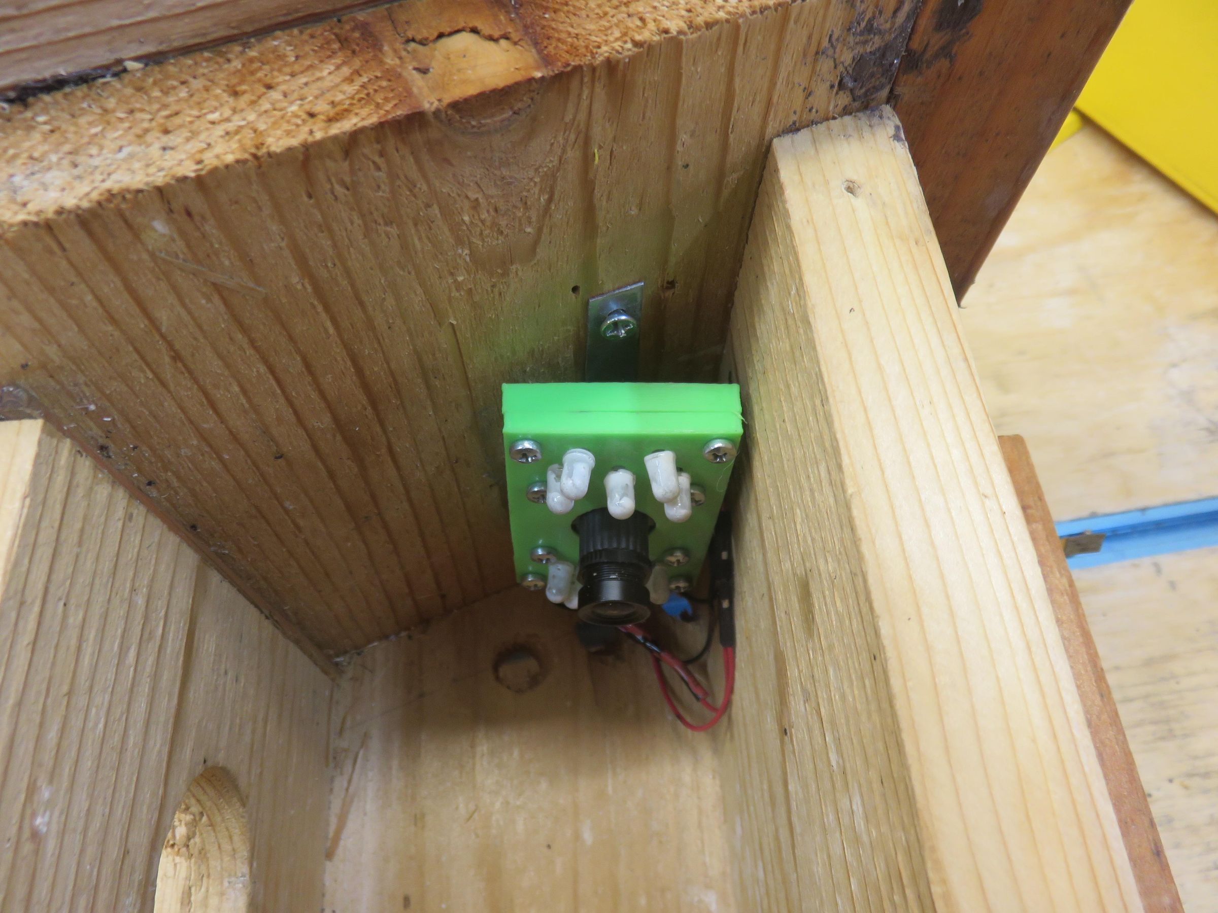 Add Camera and Lights to a Bluebird Nesting Box : 7 Steps - Instructables