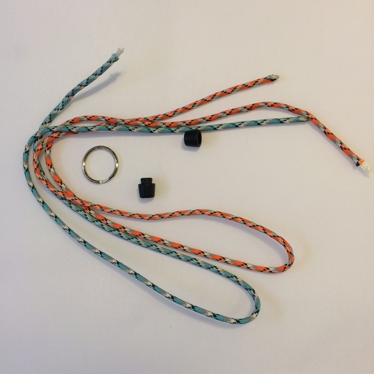 Paracord Lanyard : 4 Steps (with Pictures) - Instructables