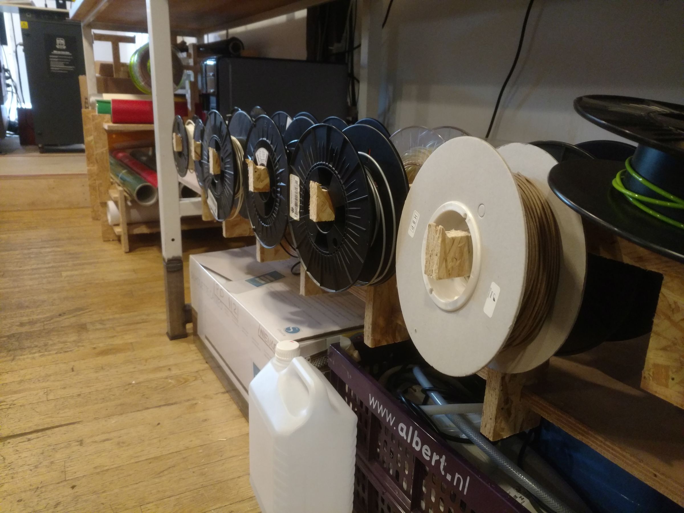 Filament Holders : 5 Steps (with Pictures) - Instructables