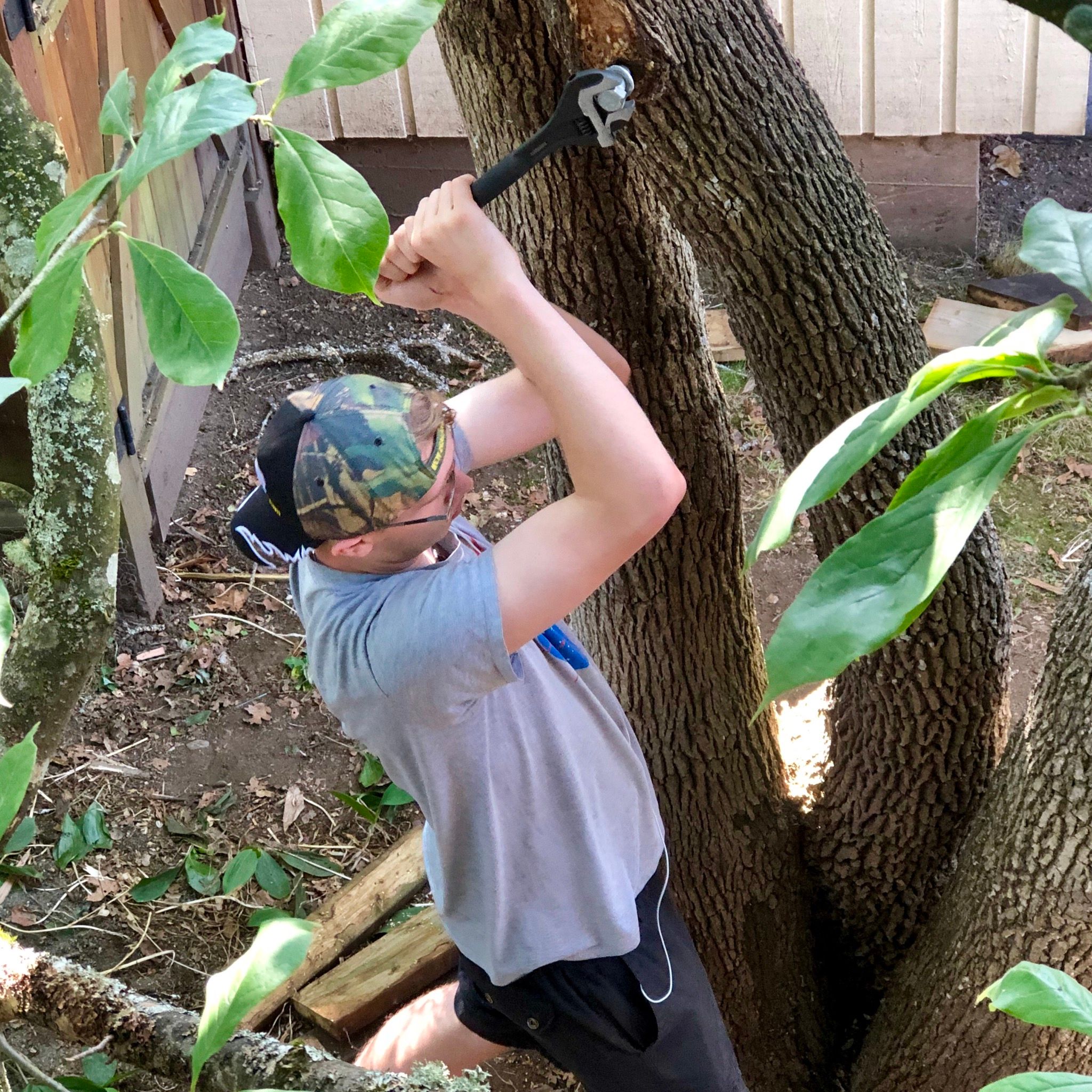 How to Build a Treehouse : 17 Steps (with Pictures) - Instructables