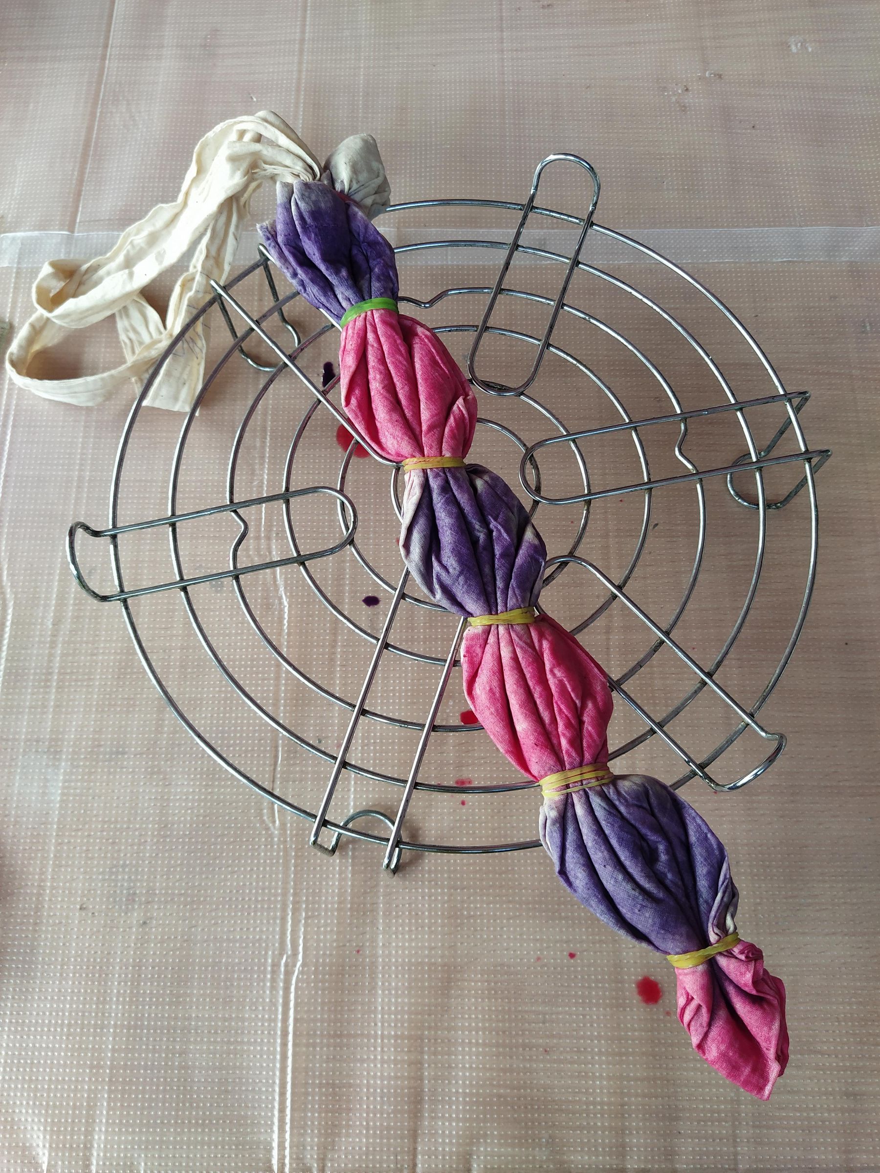 Tie Dye Pattern : 16 Steps (with Pictures) - Instructables