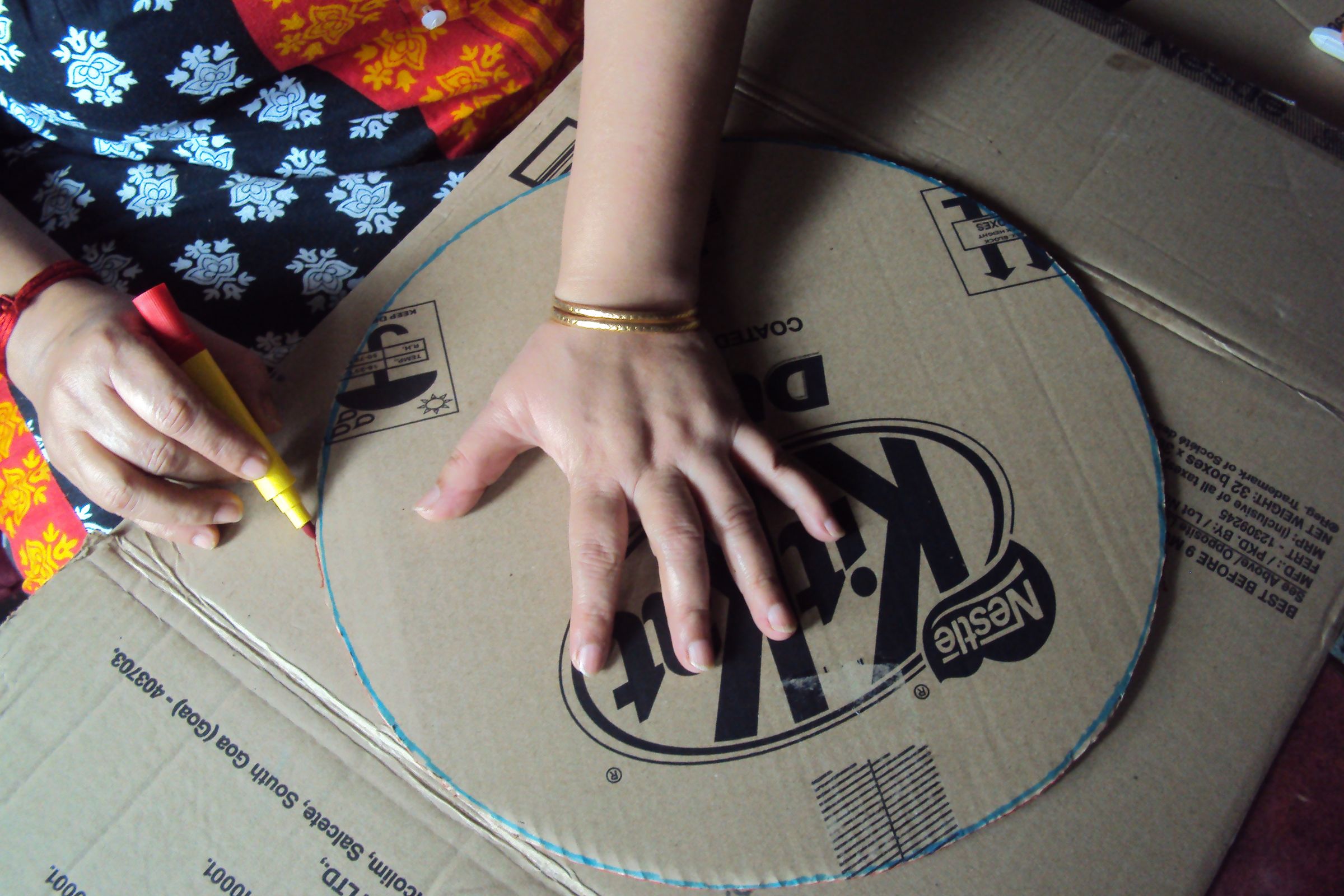 CARDBOARD ROTATING CENTERPIECE : 13 Steps (with Pictures) - Instructables