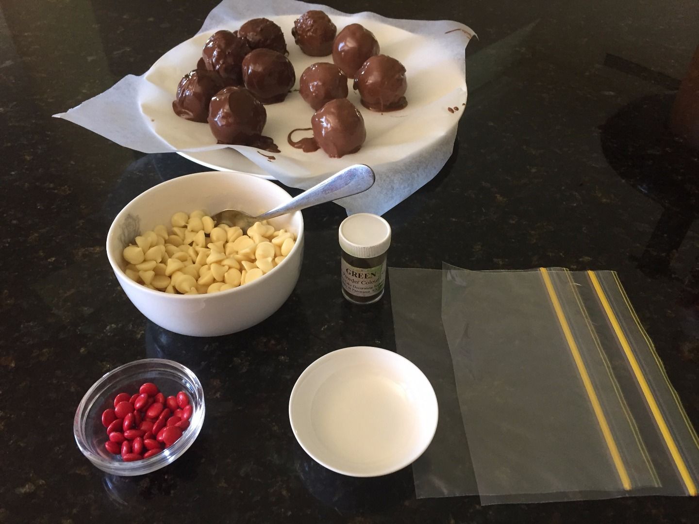 Chocolate Cake 'Christmas Pudding' Balls : 5 Steps (with Pictures ...