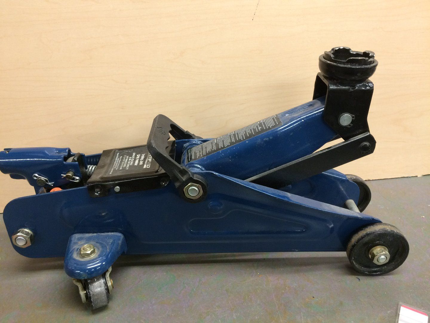 Floor Jack Hack : 8 Steps (with Pictures) - Instructables