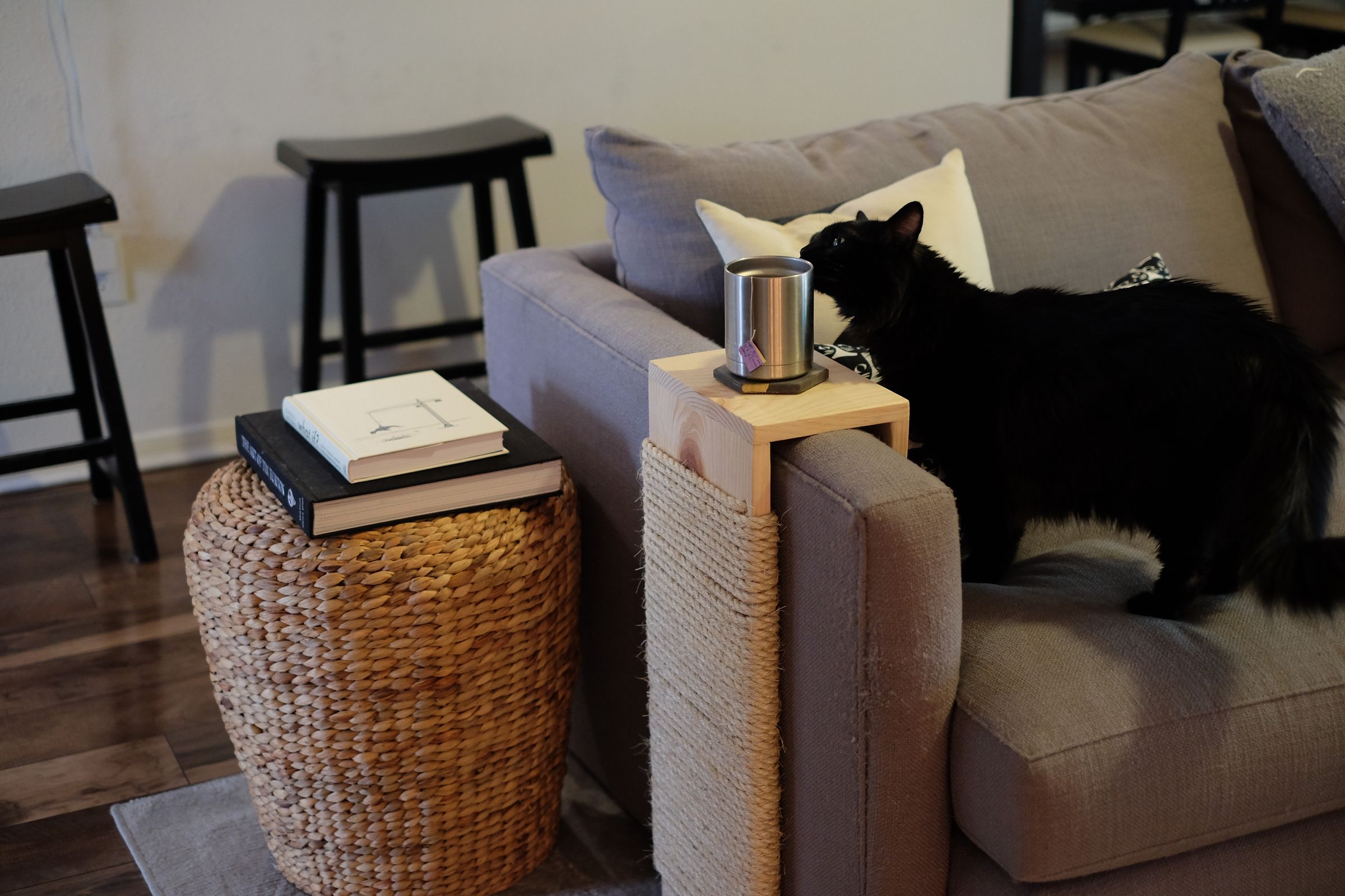 DIY Modern Cat Scratching Post : 8 Steps (with Pictures) - Instructables