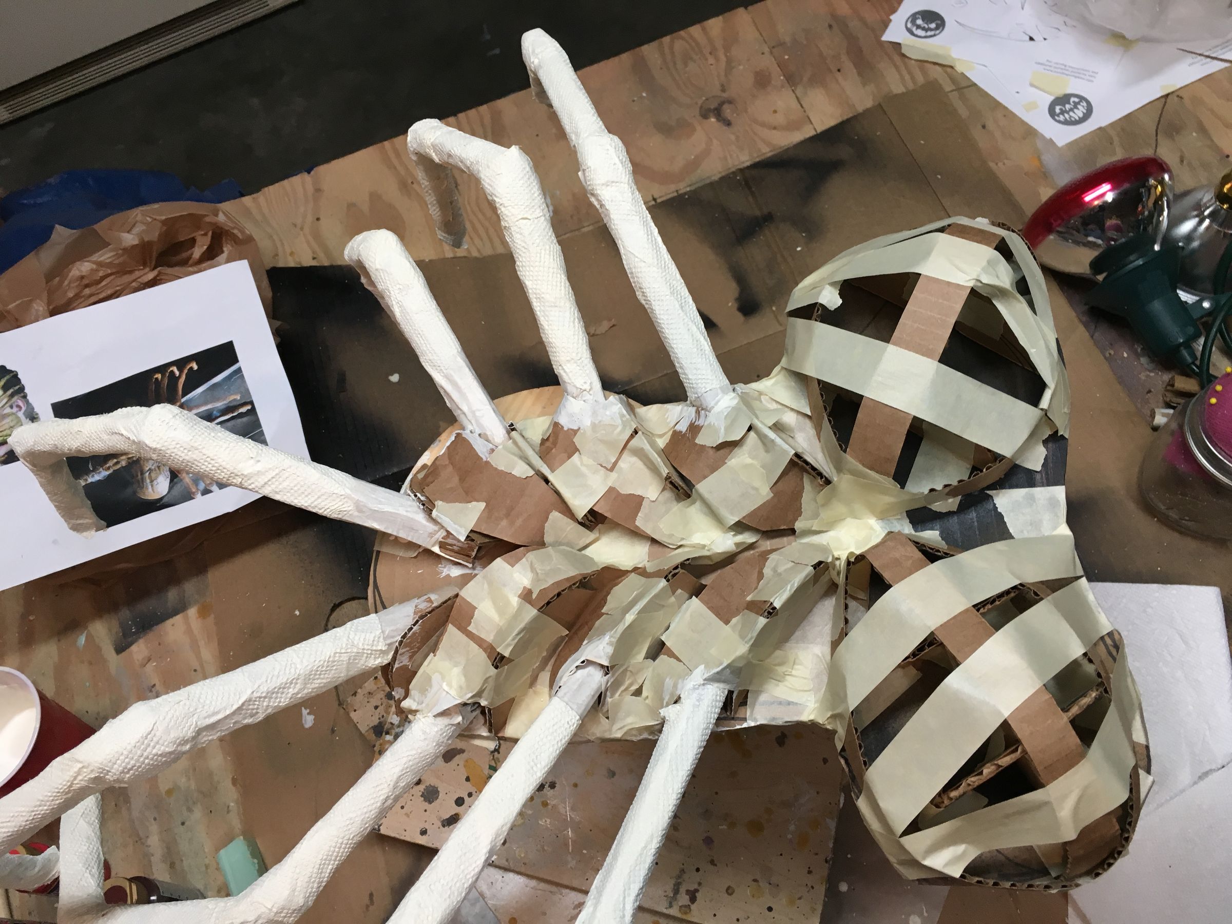 DIY Facehugger Halloween Decoration : 10 Steps (with Pictures ...