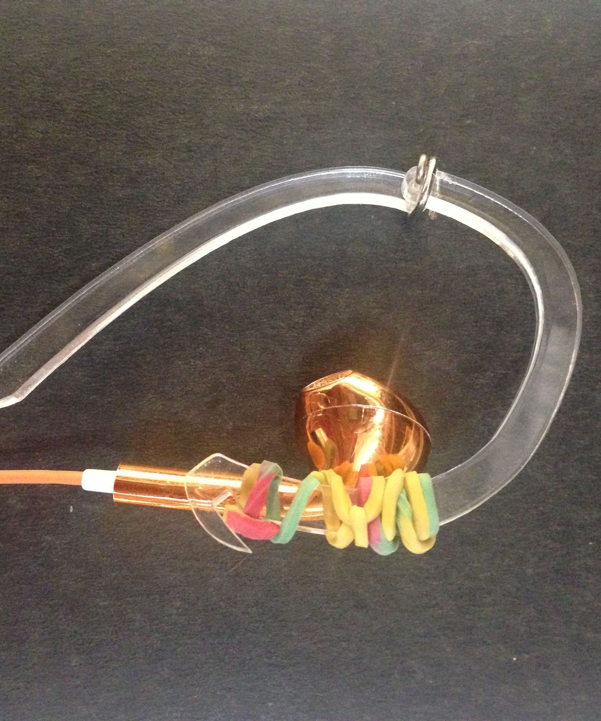 Ear Hook Attachable to Earphones : 5 Steps - Instructables