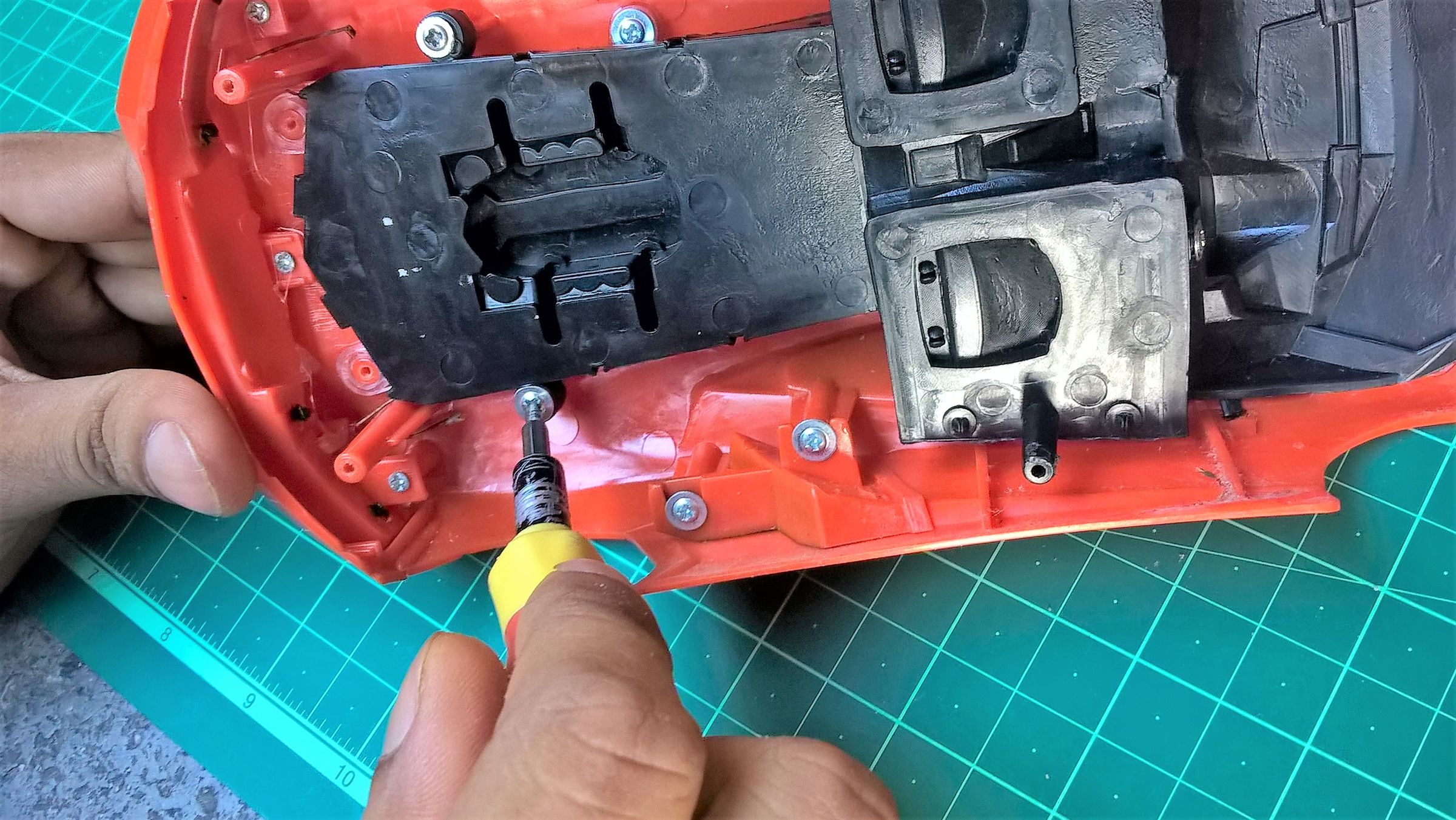 How to Make a DIY Smartphone Controlled RC Car : 8 Steps (with Pictures ...