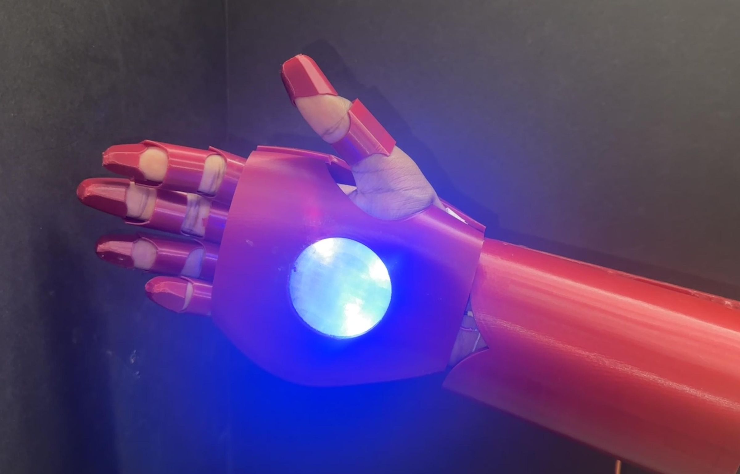 The Iron Man Gauntlet: Turn Your Fantasies Into Reality : 6 Steps (with ...