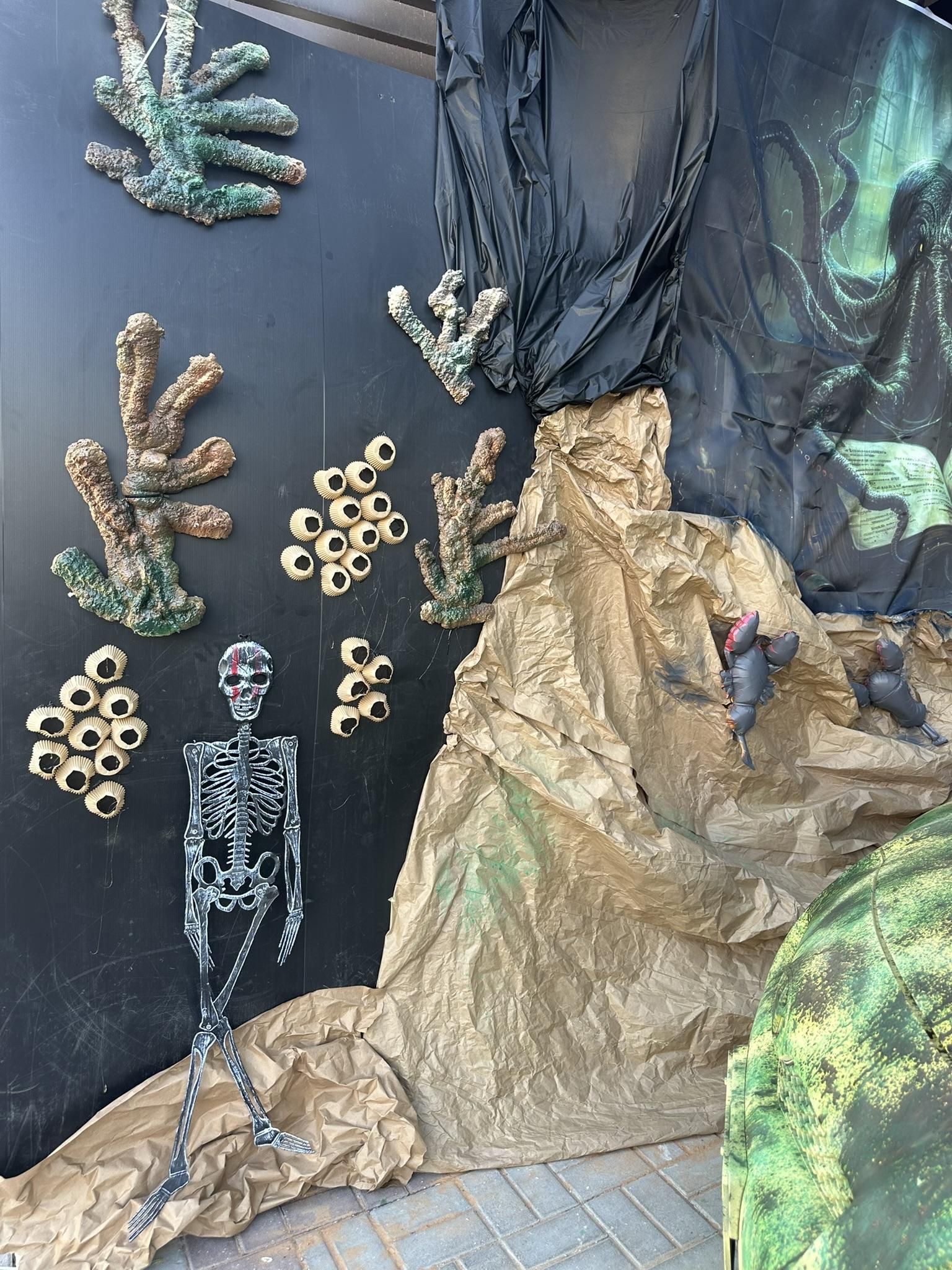 Underwater Theme Selfie Wall - Easy Peasy Deep Sea Cheesy - Instructables