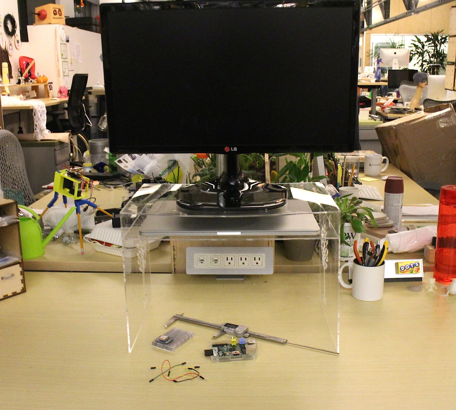 Space-Saving Monitor Stand : 12 Steps (with Pictures) - Instructables