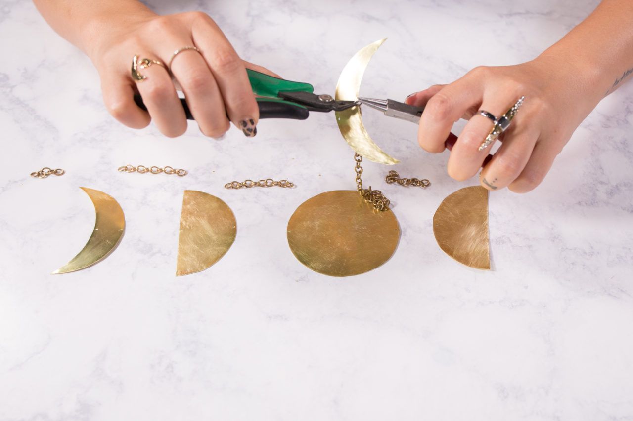 The Phases of Moon Wall Hanging (with Pictures) - Instructables