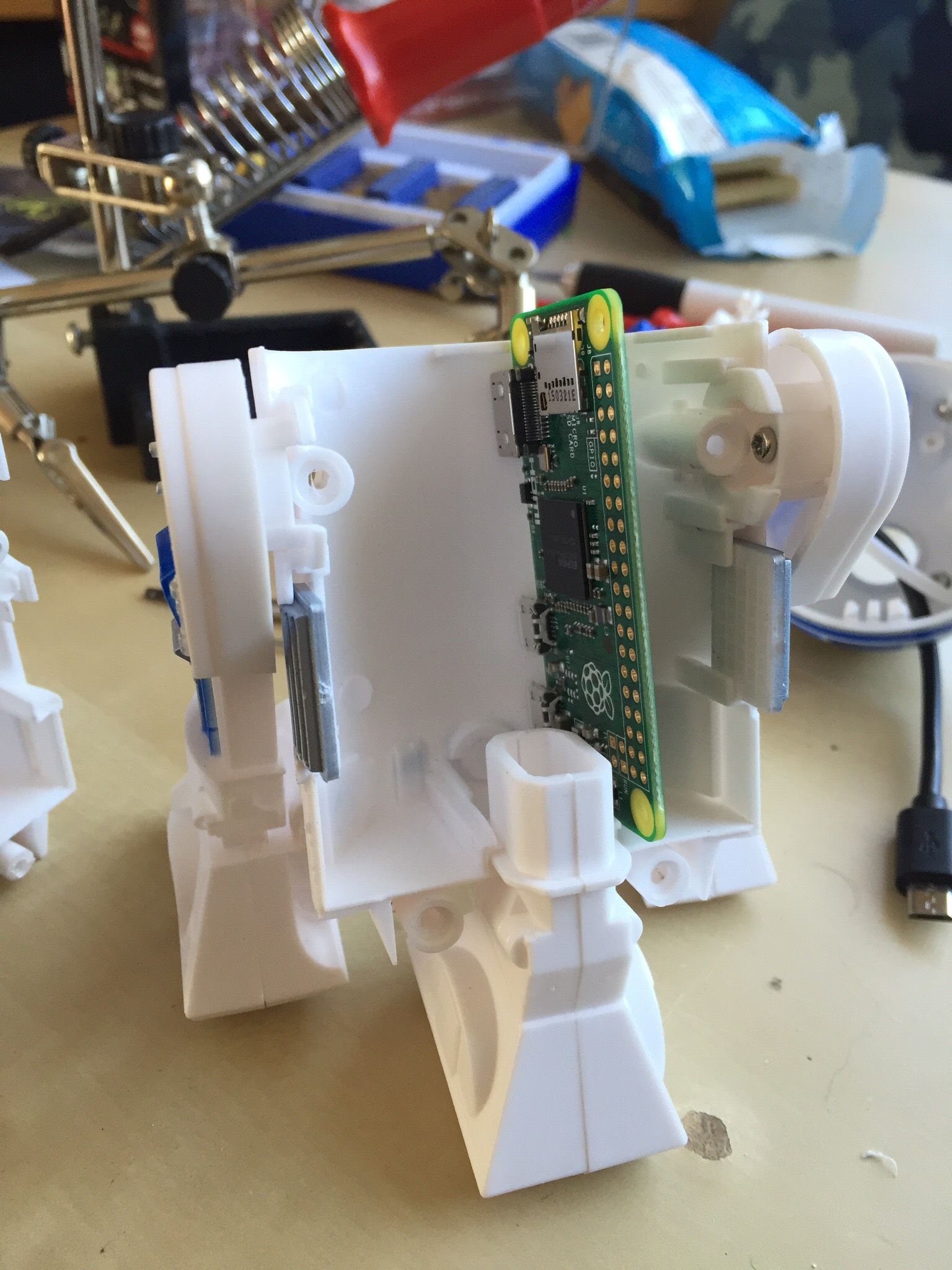R2D2 Raspberry Pi Zero Retro Gaming Machine! : 5 Steps (with Pictures ...