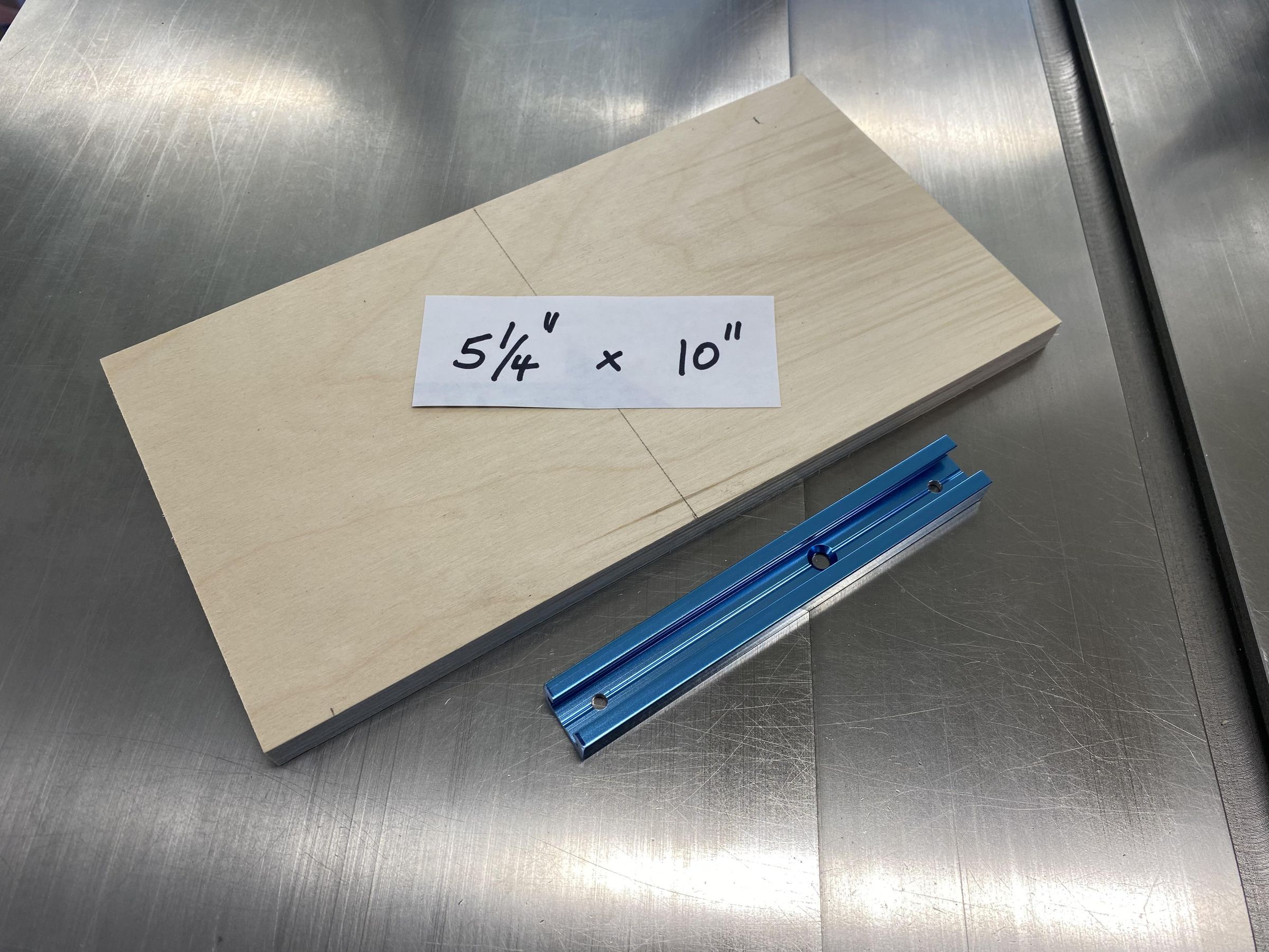 Thin-Strip Cutting Jig With Micro Adjustment : 4 Steps (with Pictures ...